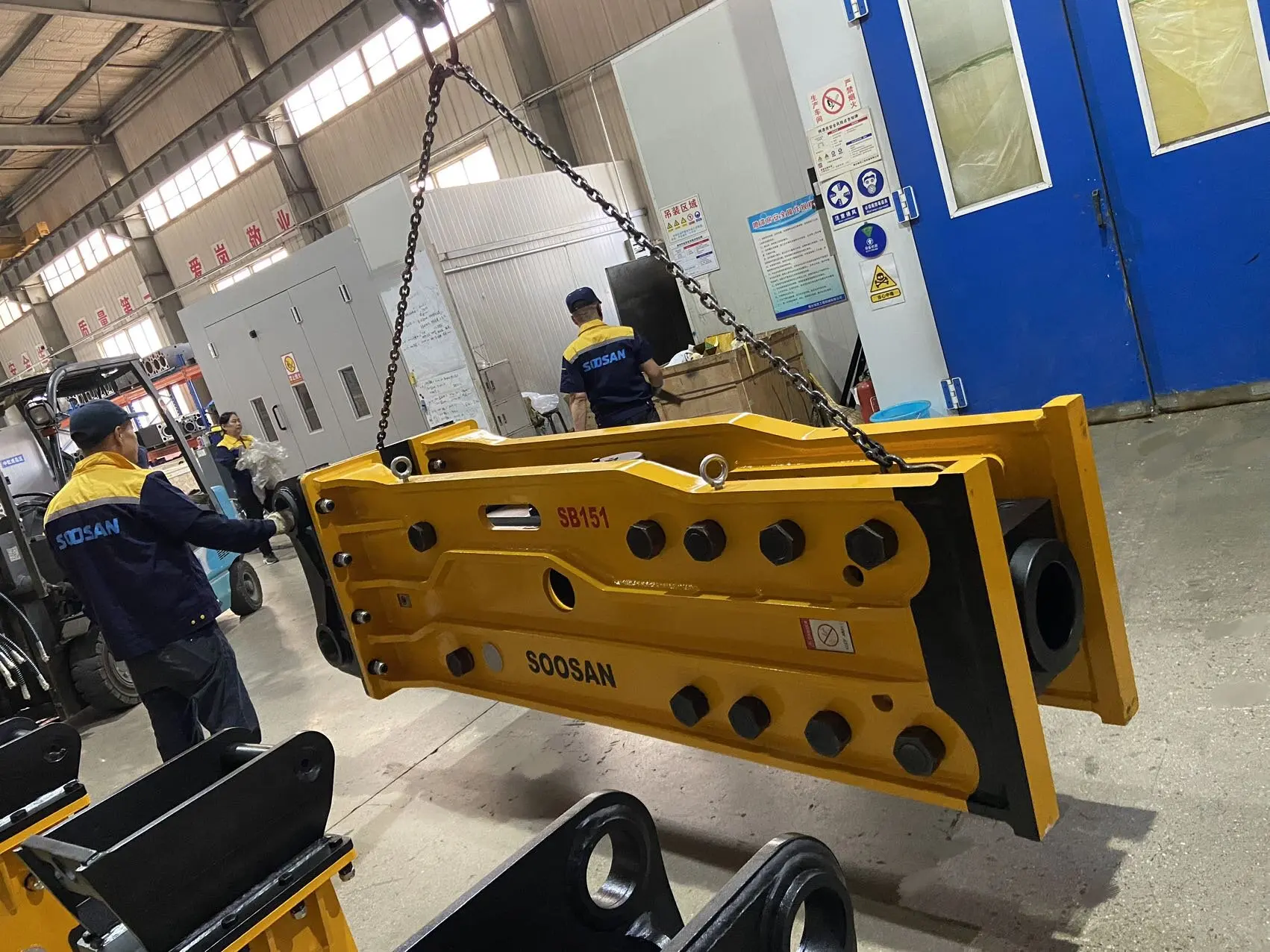 Soosan Hydraulic Breaker SB151 - Heavy Excavator Chisel