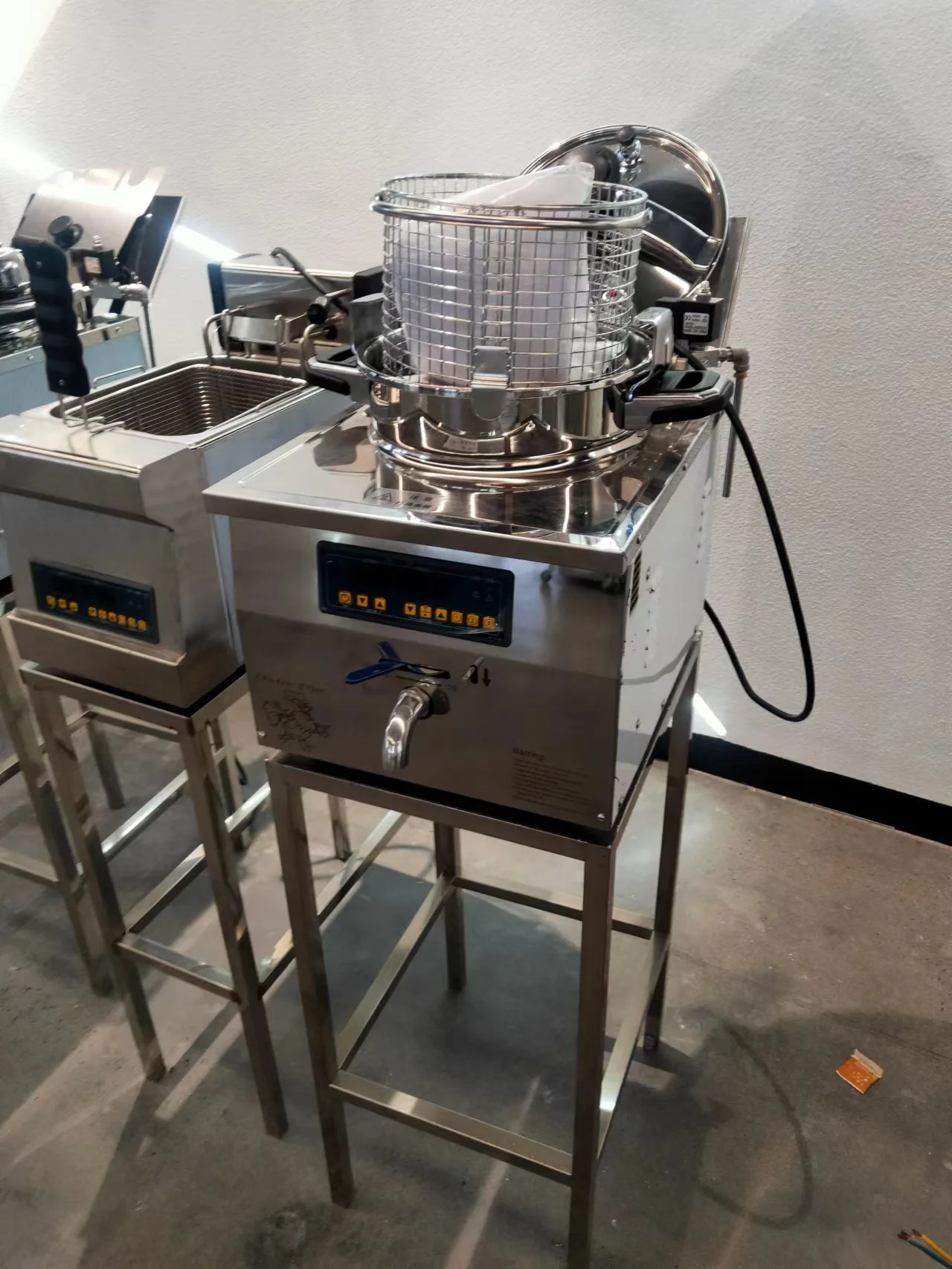 Mdxz-16 Table Top Chicken Express - High Productivity Fryer