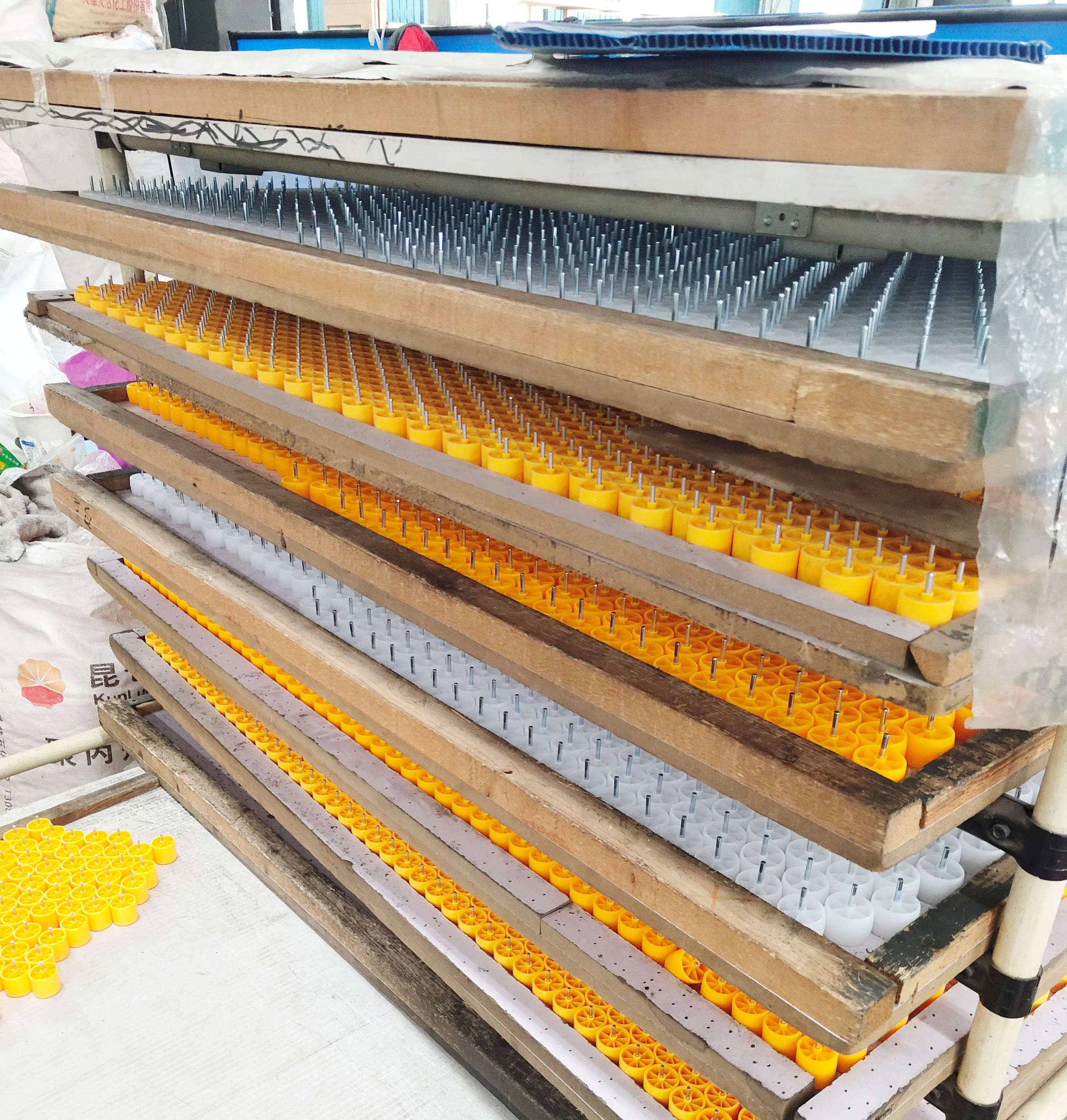 Industrial Placon Gravity Flow Rail Conveyor Pc Roller Track For 28mm ...