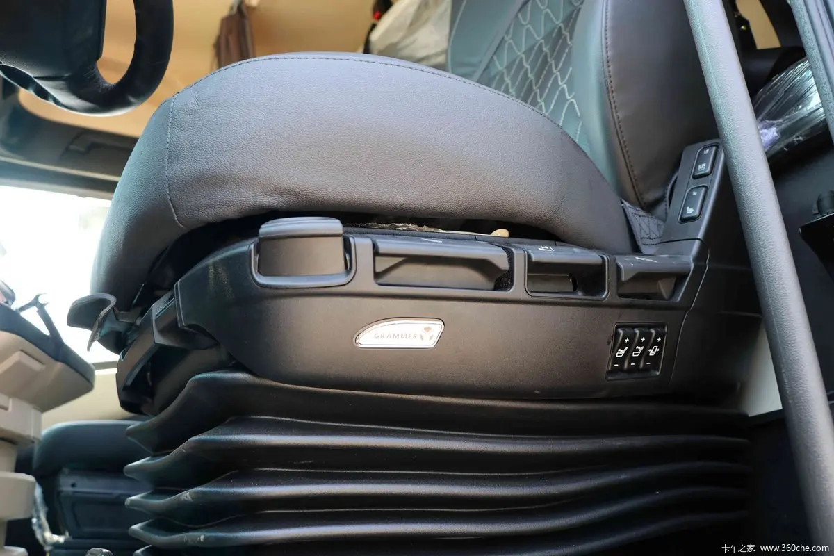 Tractor Head Truck Maximum Torque 1000-1400rpm 6*4 Rear Driving Tractor ...