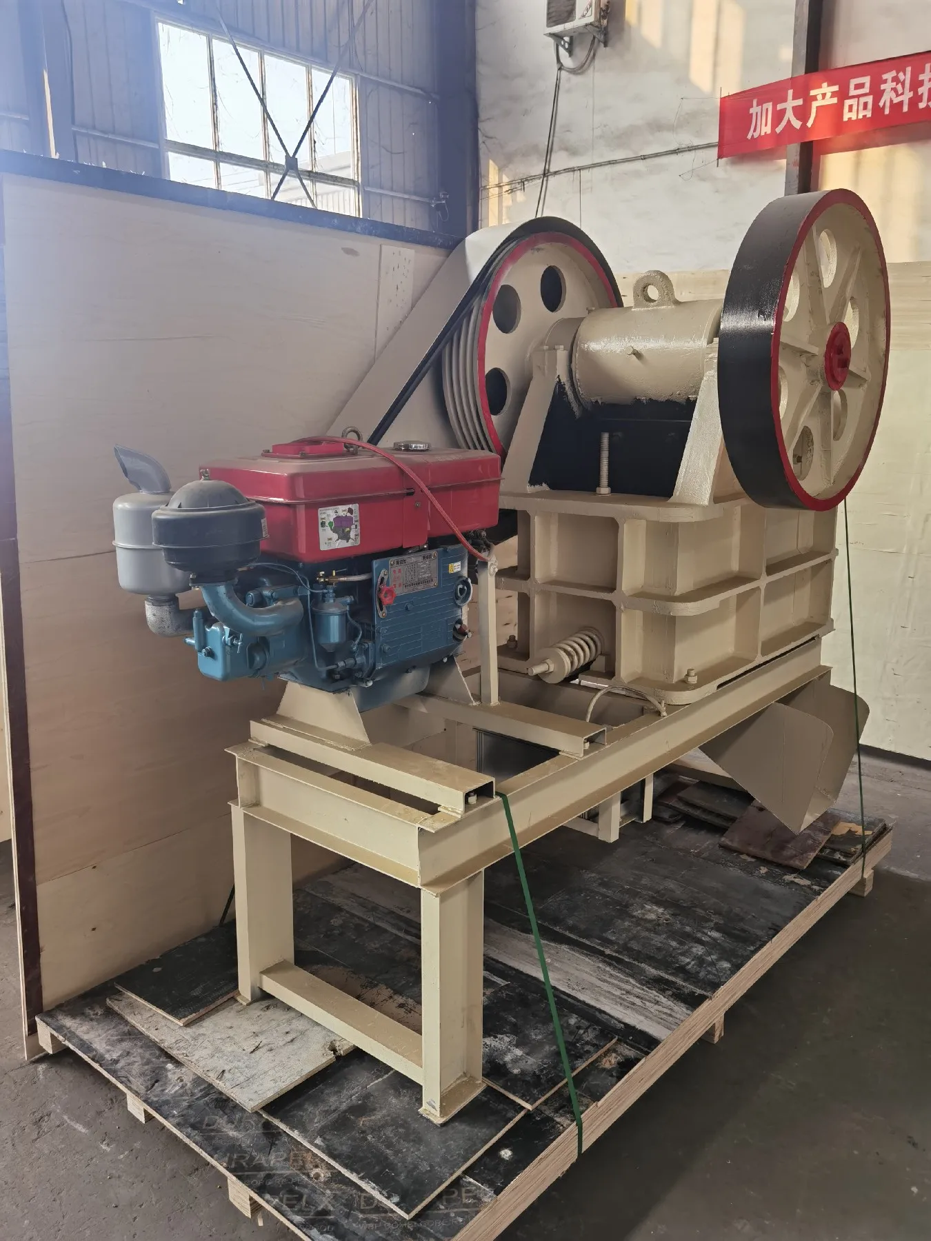 Easy Operation Rock Stone Crusher Mobile Diesel For Pe 400x600 Jaw ...