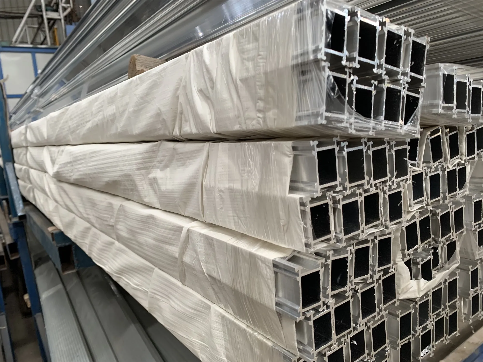 Superior Design With Competitive Prices G Shape Aluminum Kitchen ...