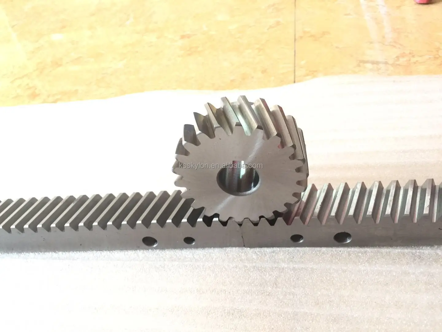 High Precision Din6 M1.5 15*15m*1000mm Grinding Helical Gear Rack And ...