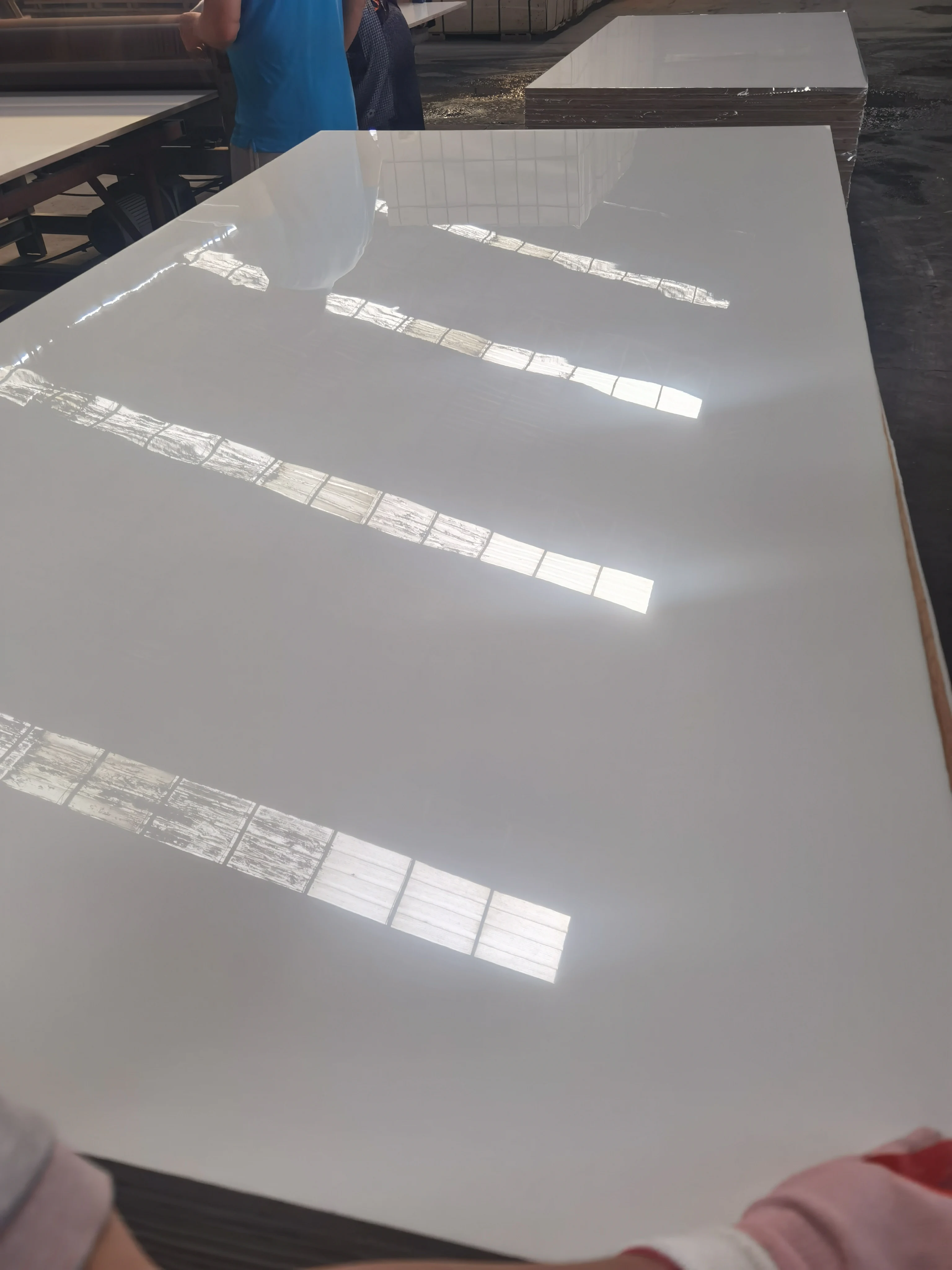 High Gloss White Melamine Board - 18mm MDF for Furniture