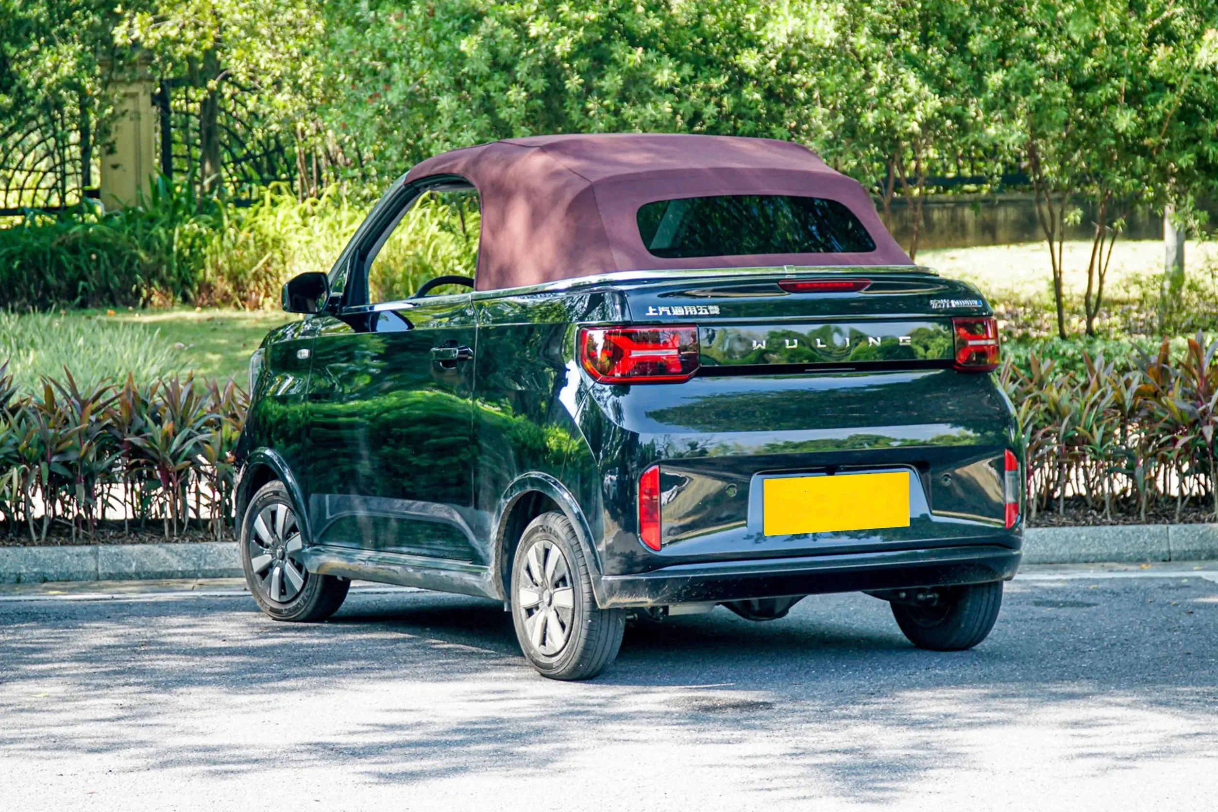 Wuling MINI EV 41hp Electric Car - 300KM Range for Sale