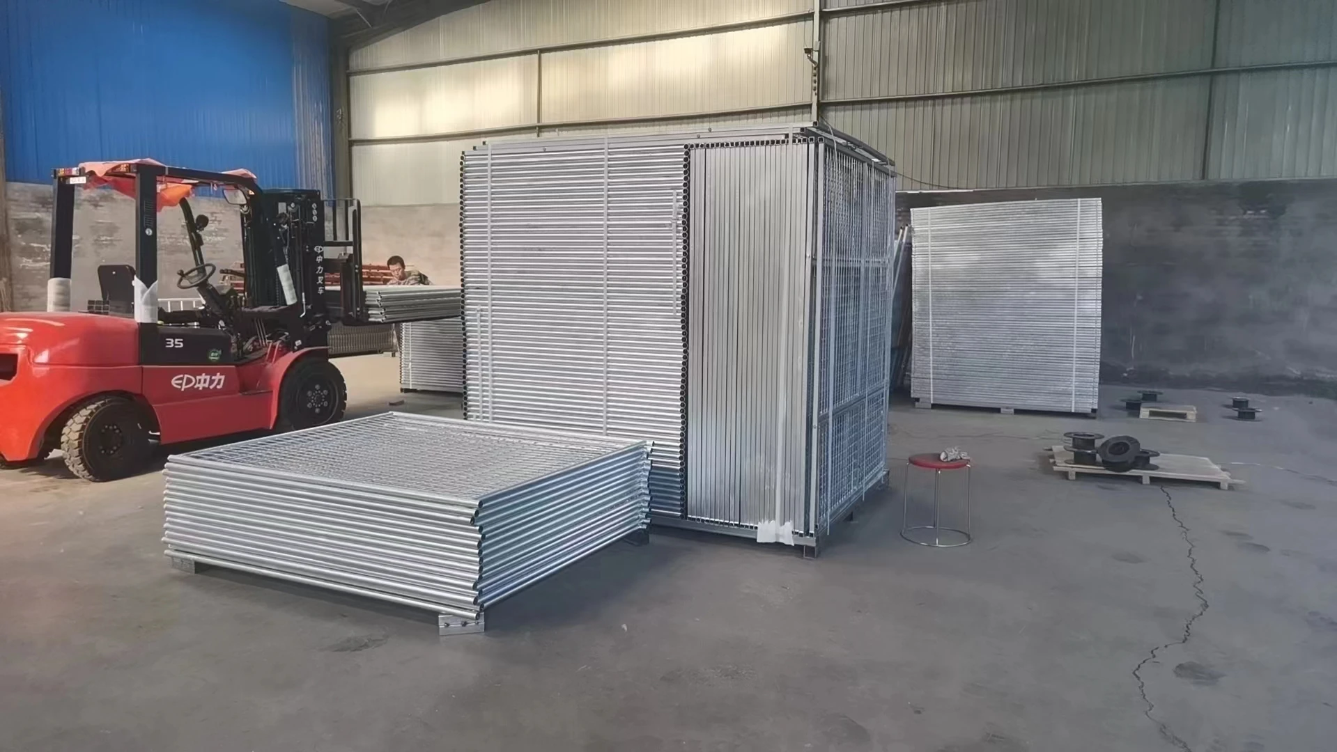 Galvanised Dog Run Panels - Durable & Customizable Kennels