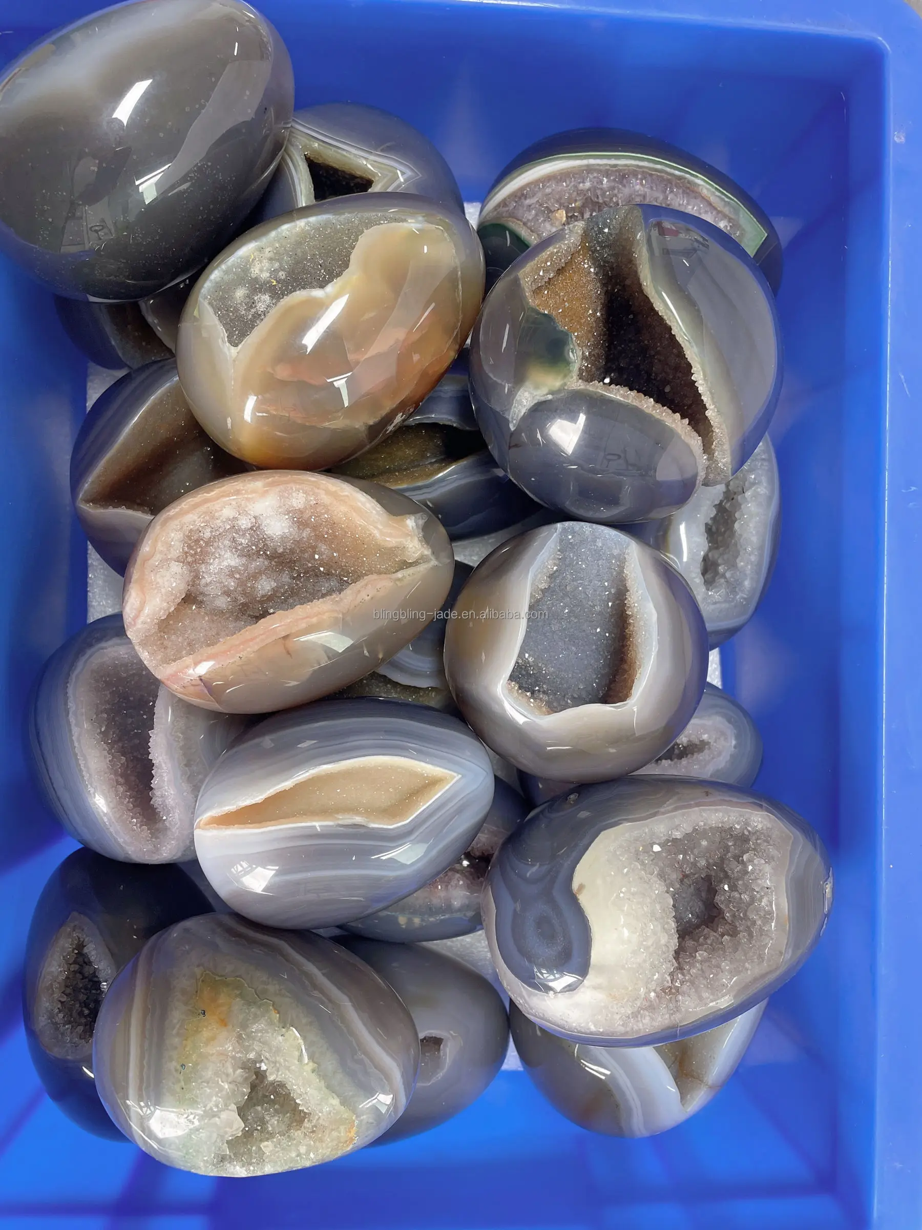 Wholesale Natural Dragon Gemstone Crystal Agate Geode Egg for Healing