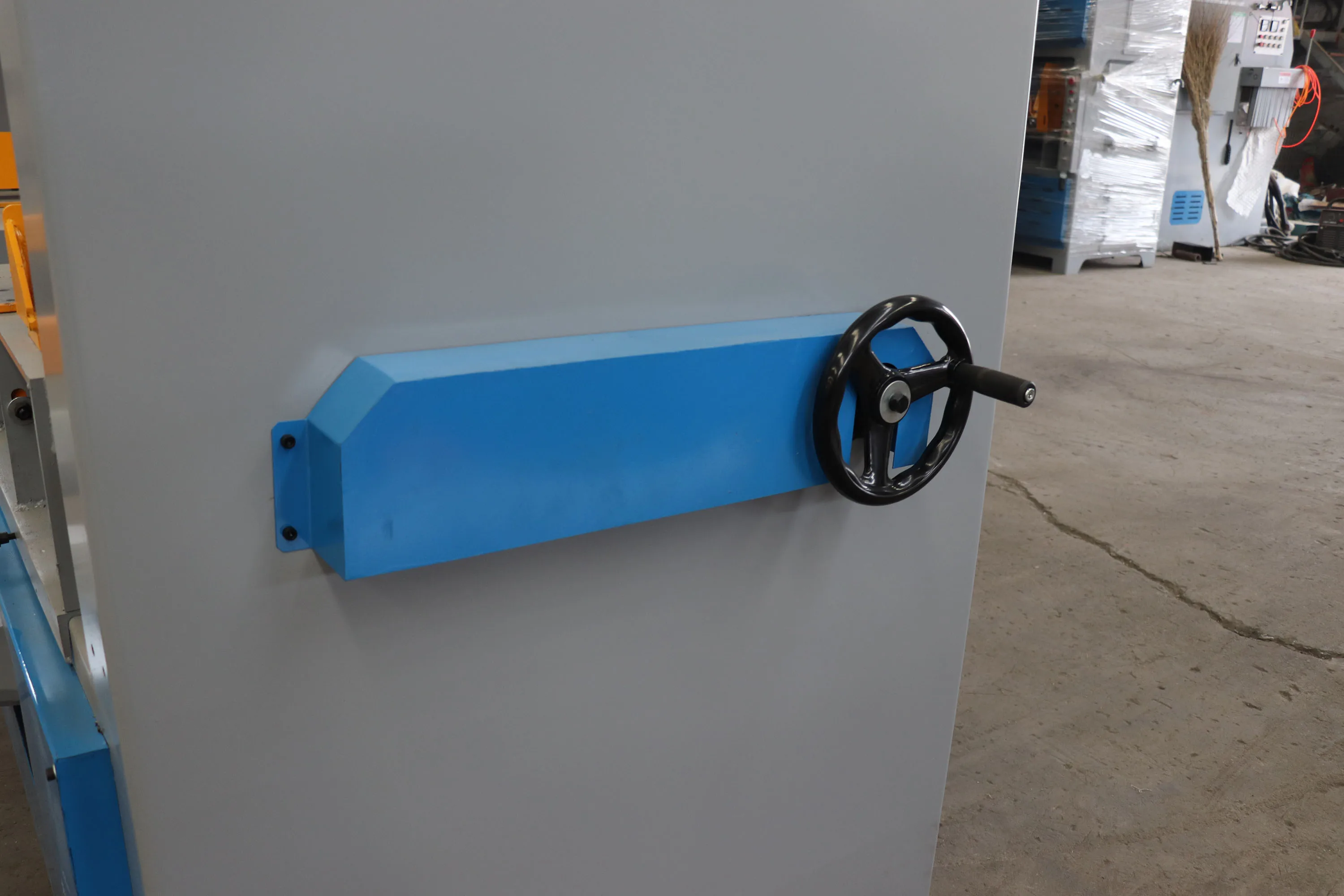 High Productivity Wood Pallet Notching Machine - 1 Year Warranty