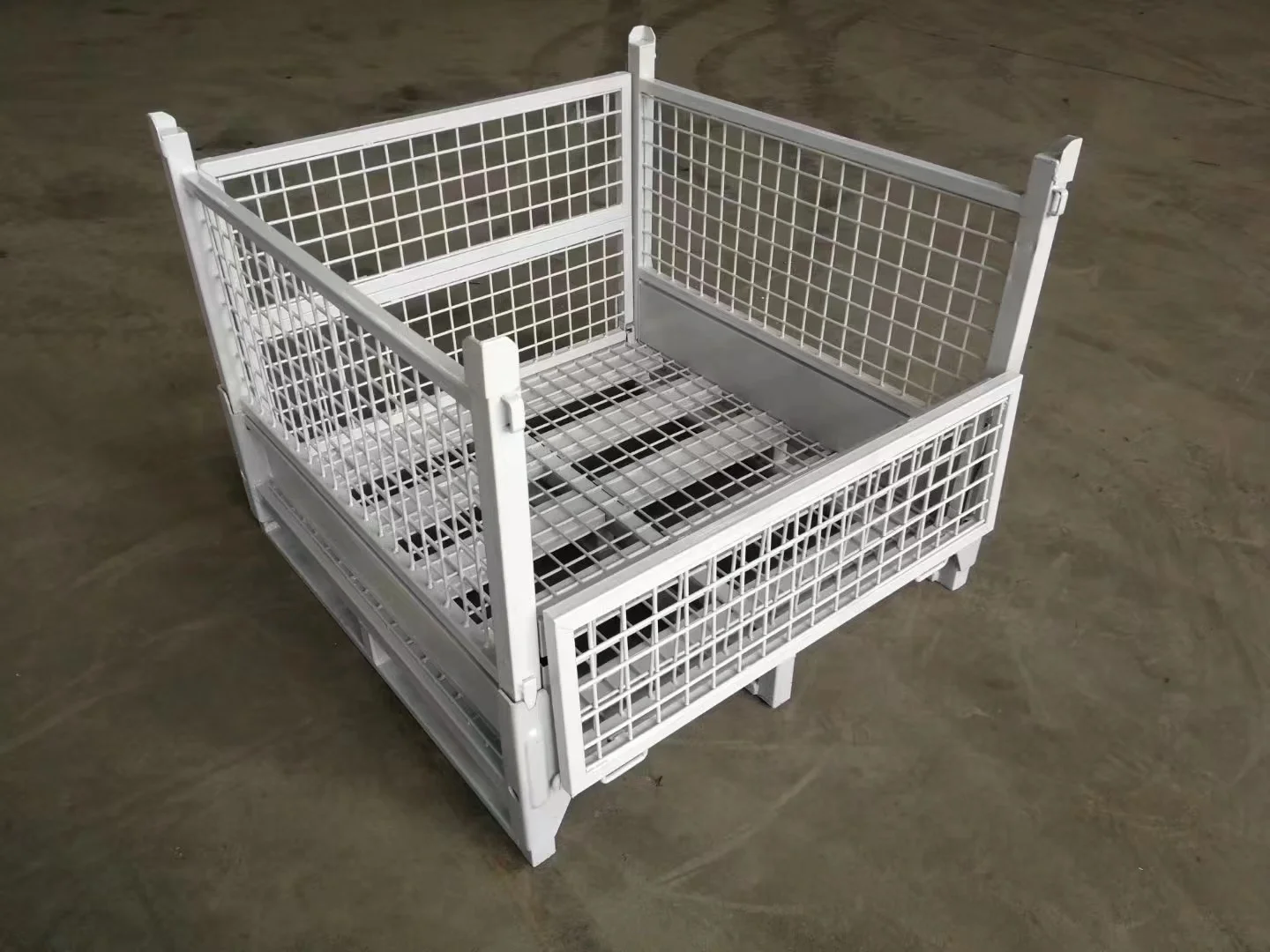 Elevator Safety Cage - Secure and Durable Wire Mesh Container
