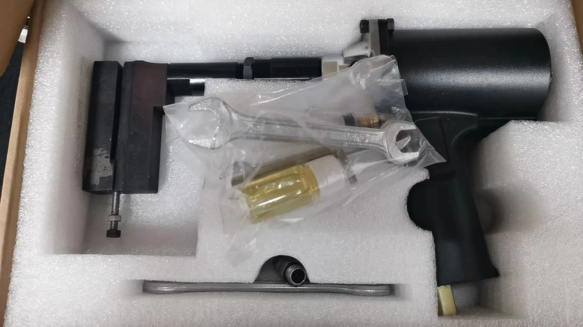 Professional Pneumatic Punch Tools for Curtain Walls / Facade Systems ...