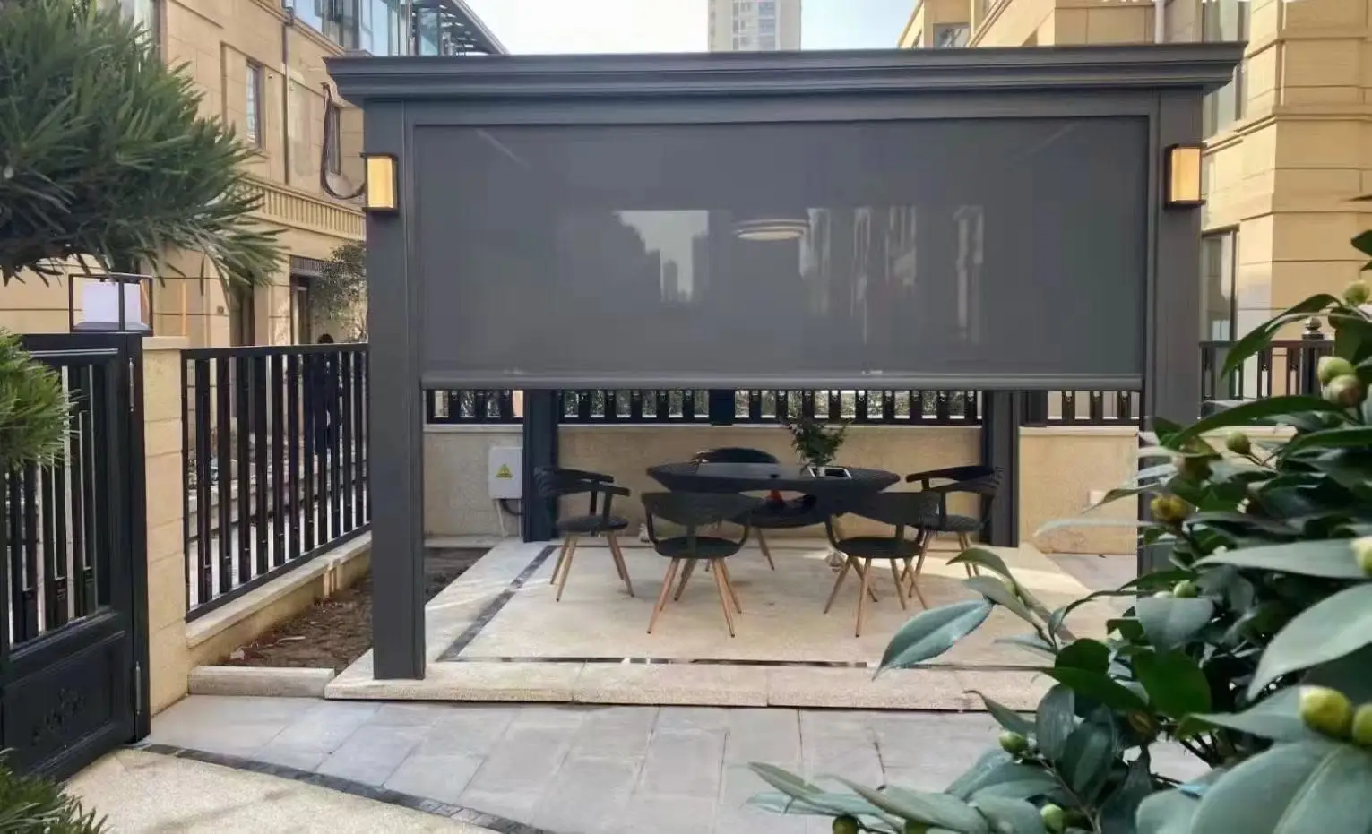 Smart Control Exterior Zip Track Roller Blinds with Pergola