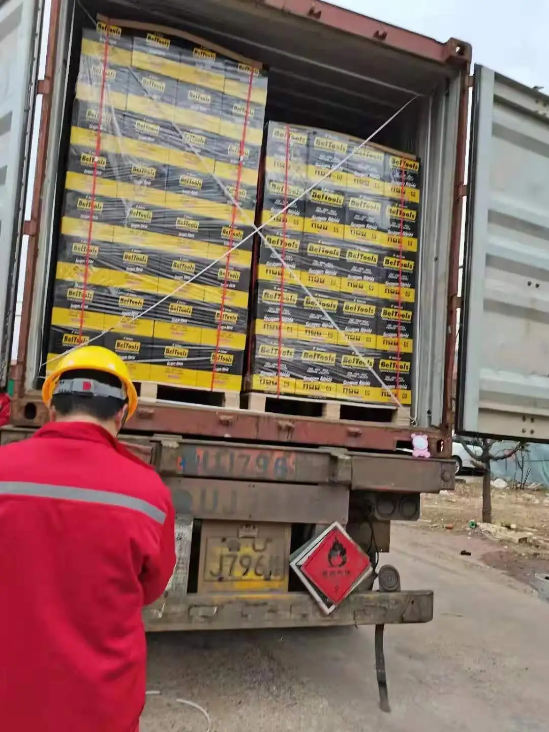 Expandable Rigid Construction PU Foam Spray for Insulation