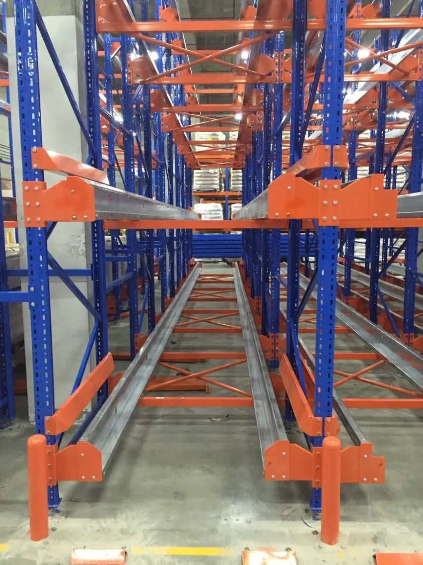 Warehouse Radio Shuttle Shelf Rack - Durable & Efficient