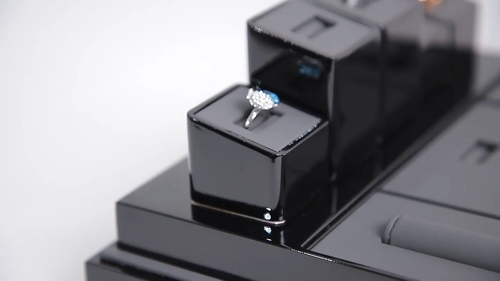 Custom Set Gioielli Espositore Engagement Ring Display Set Jewelry ...