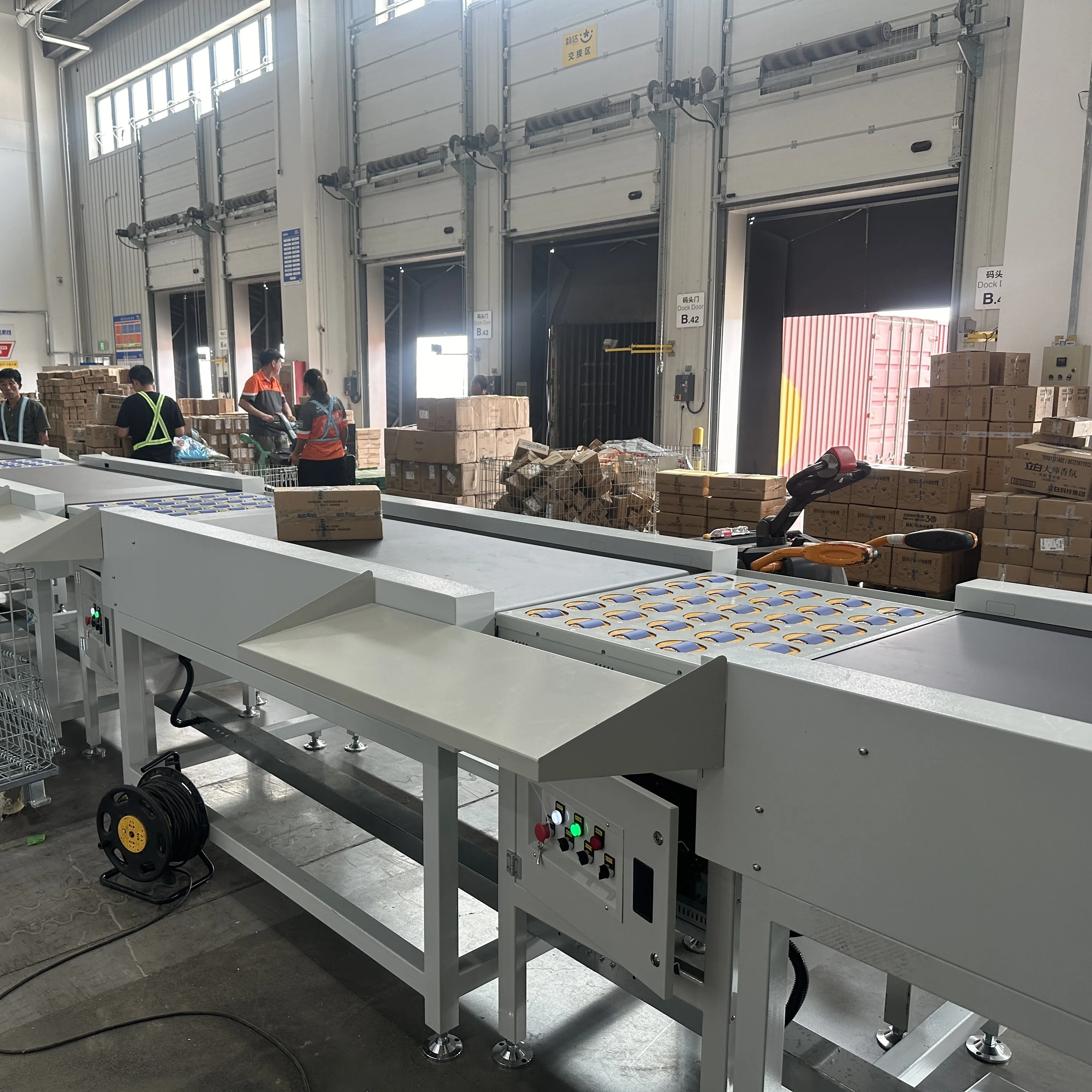 Automated Swivel Wheel Sorting System Faster Smarter Parcel Handling Sorting for E-commerce ...