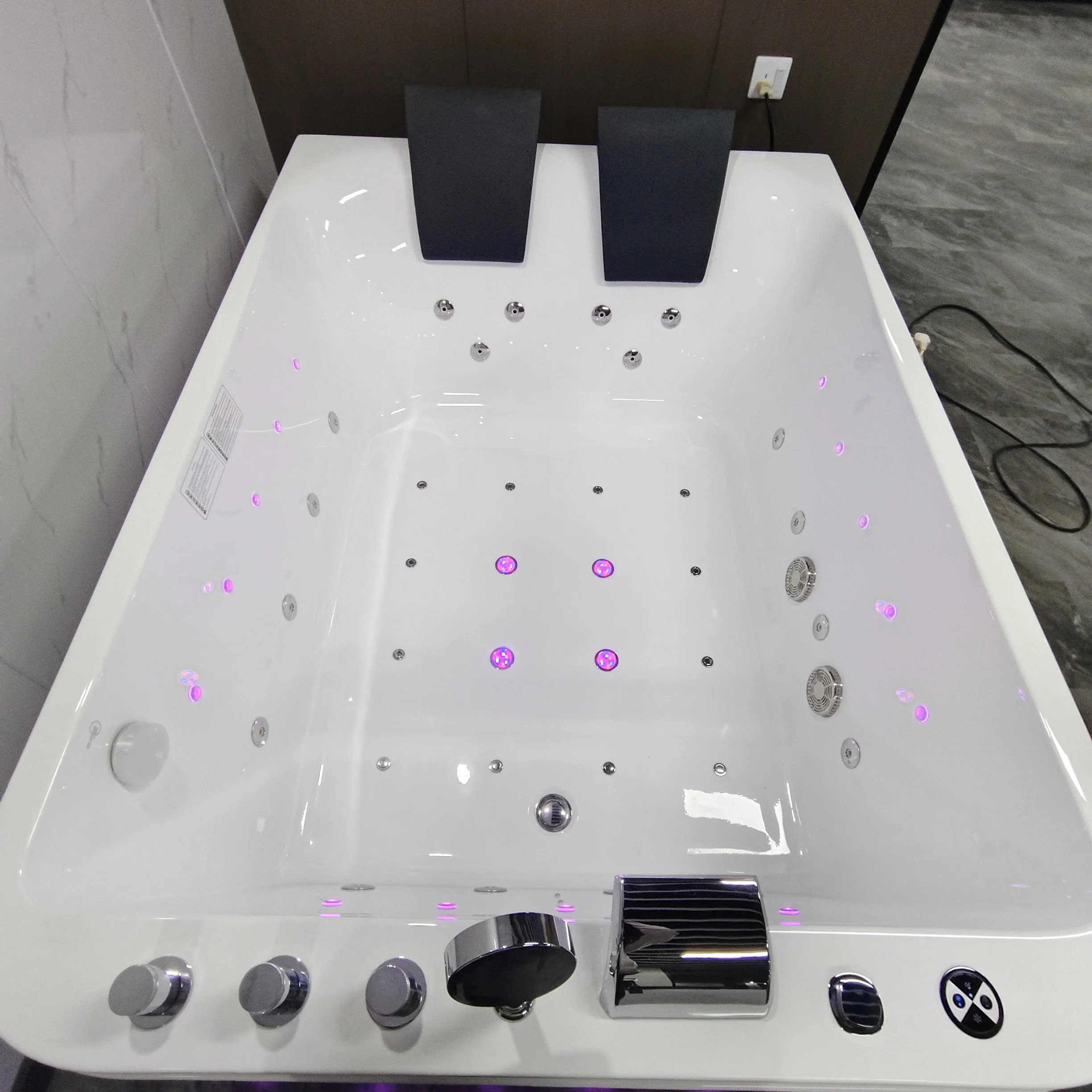Indoor Acrylic Spa Freestanding Bathtub Japanese Hydro Massage Air Jet ...