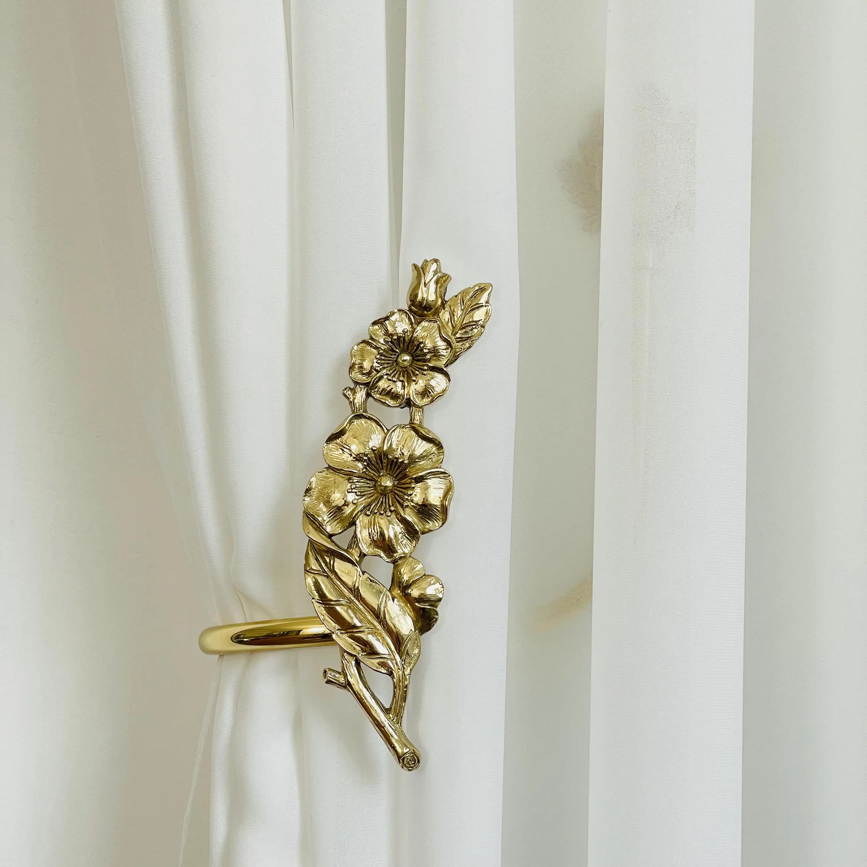 Curtain Fixed Curtain Wall Mounted Metal Curtain Hook - Lily Of The ...