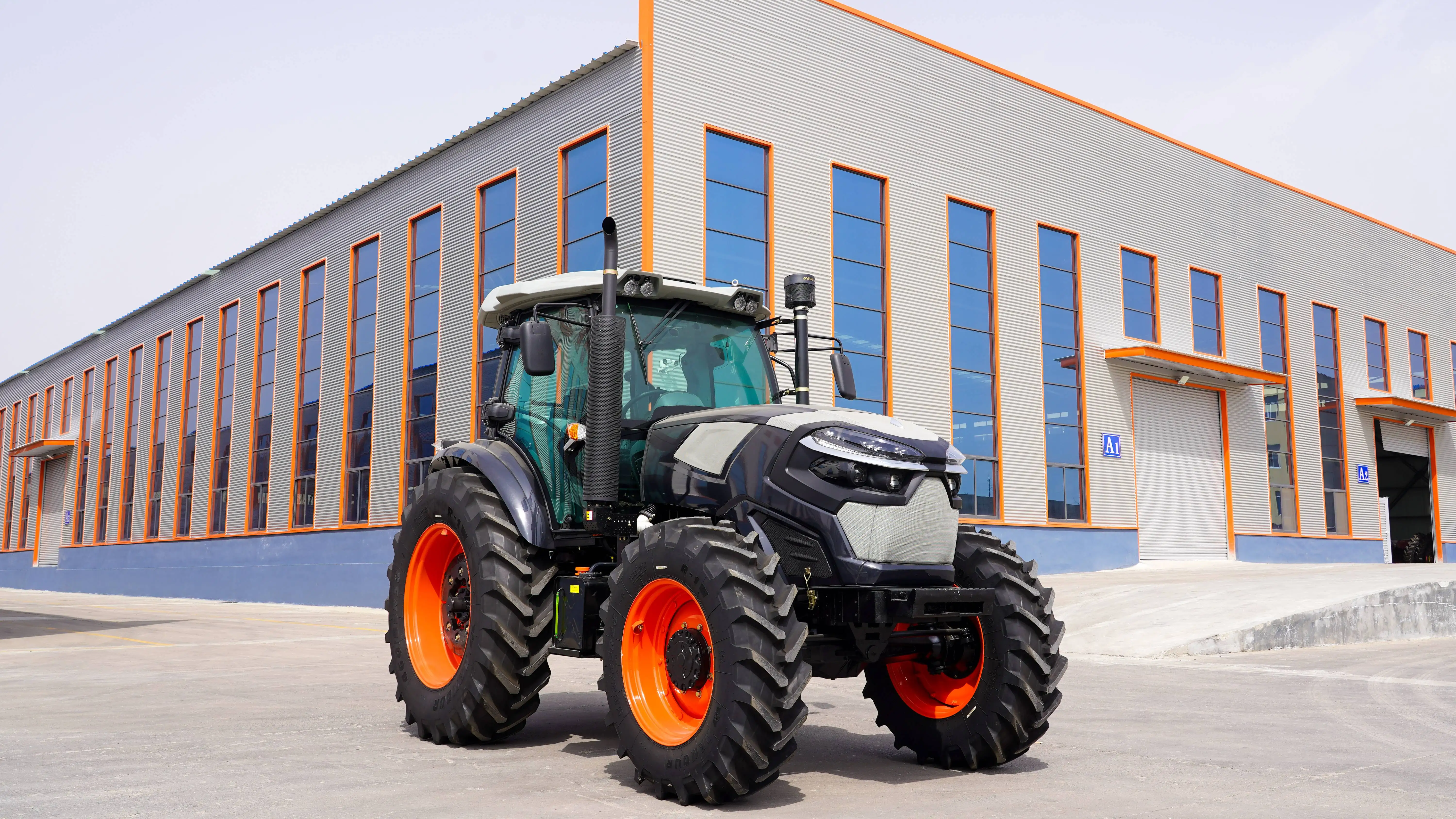 Factory Price Lawn Tractor 50hp 90hp 120hp 160hp 180hp 200hp Farm ...