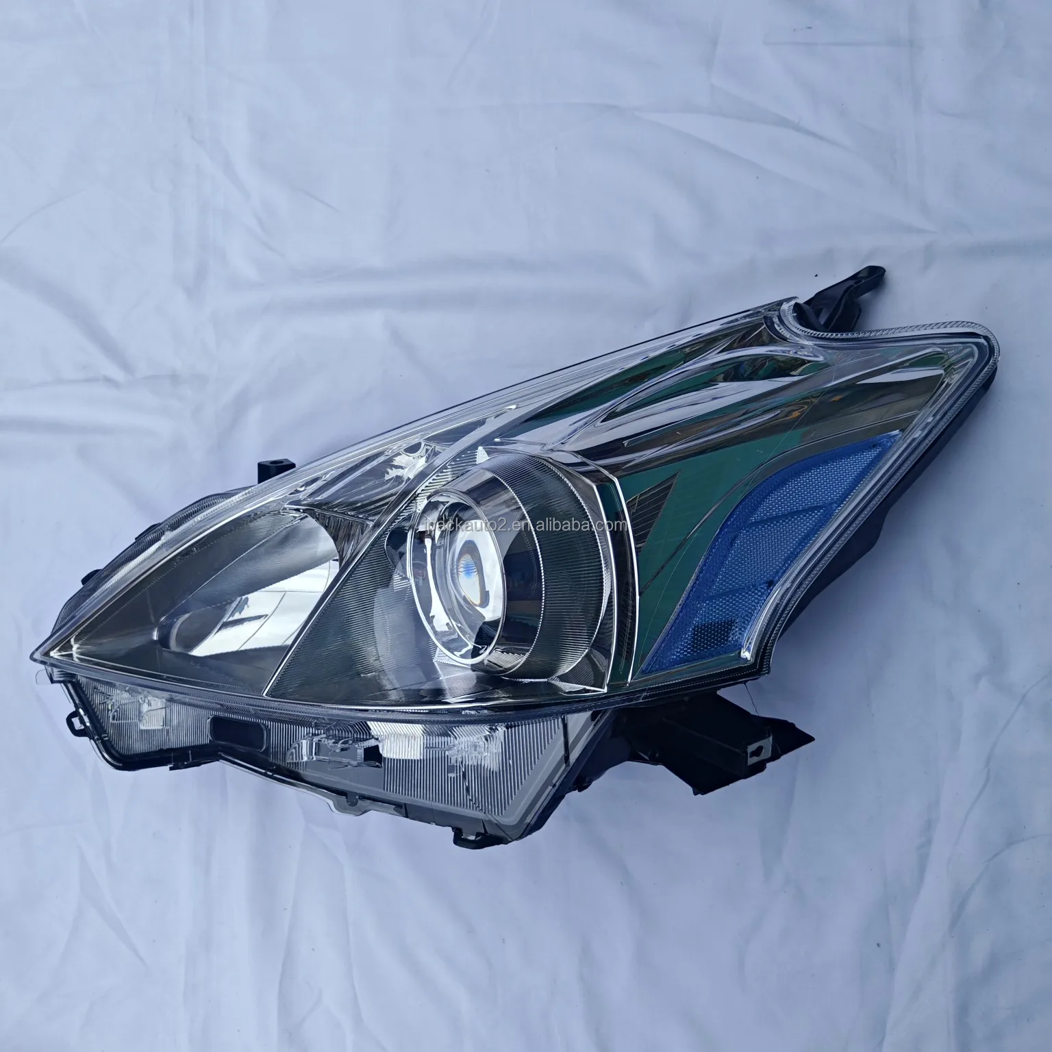 I-PACK Car Lights - Reliable Head Lights for Toyota Prius V