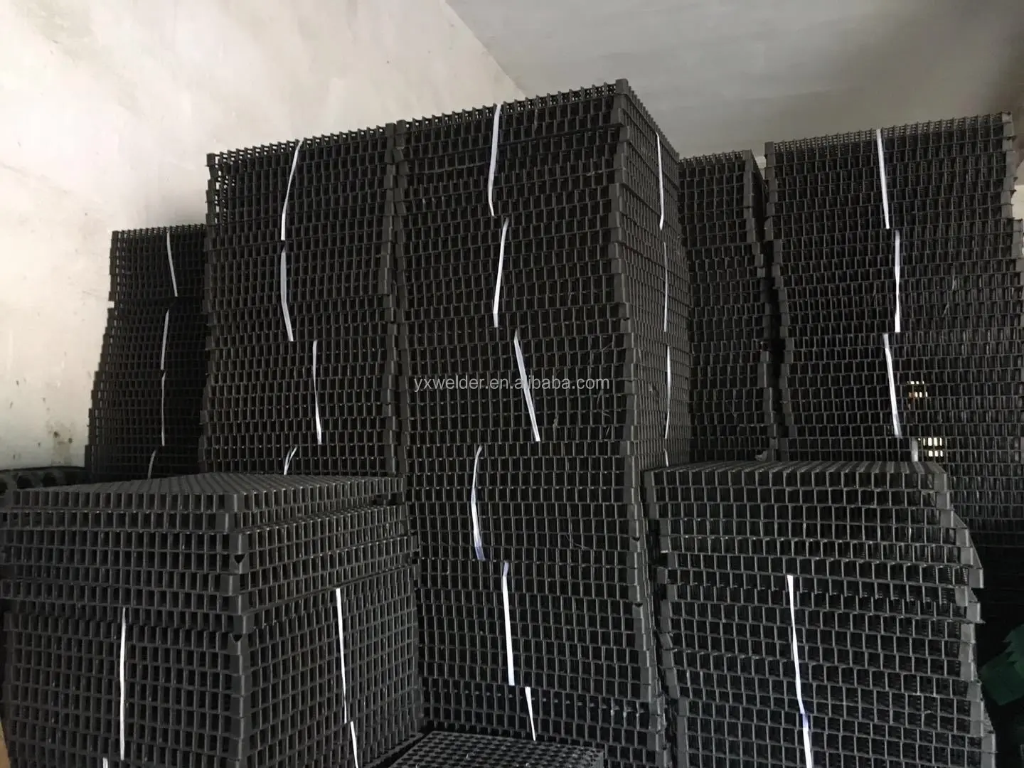 Modular Drain Cell Drainage Board for Green Roof Systems - Durable & CE ...
