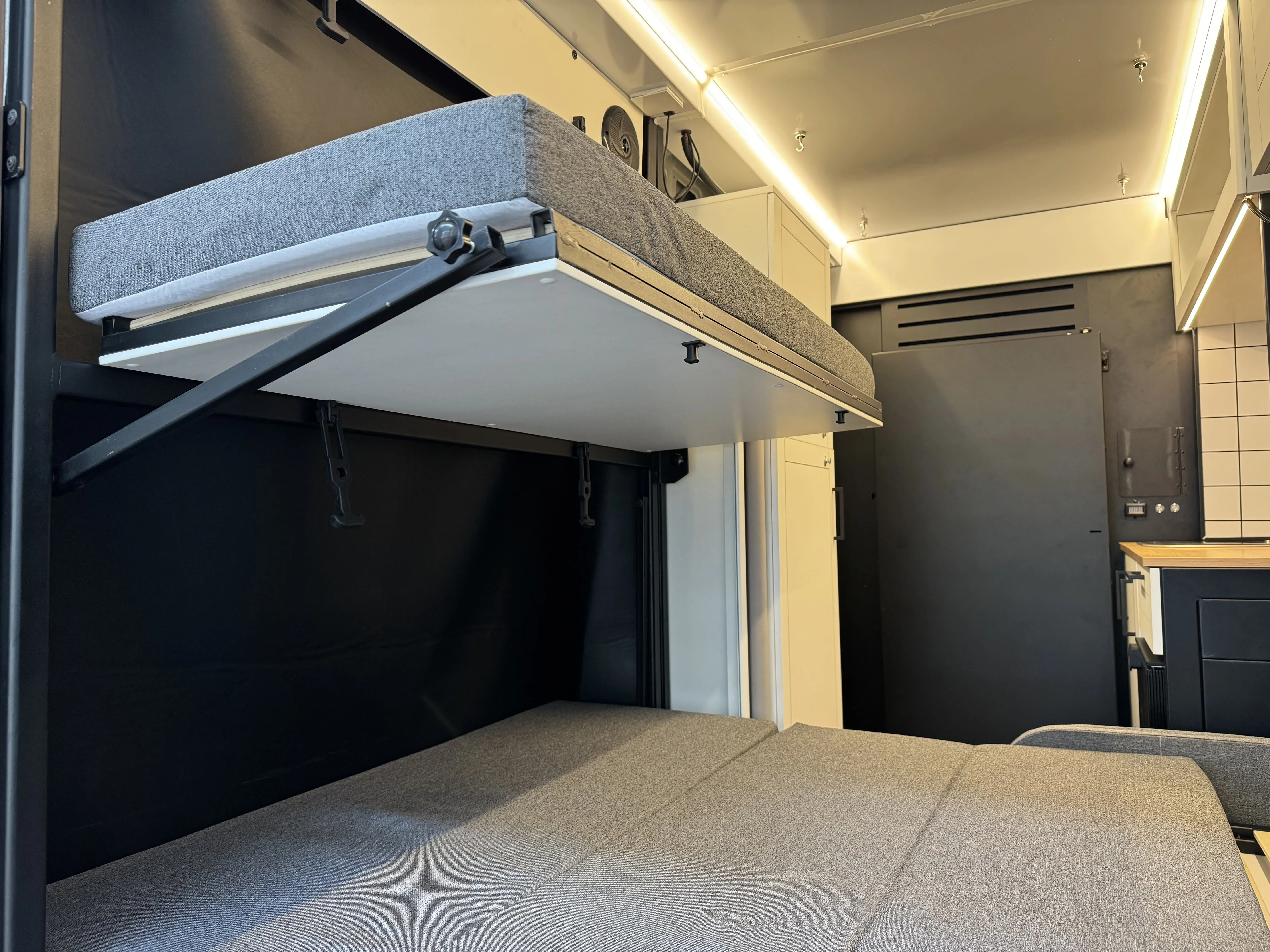 Mercedes Sprinter Box Custom Capsule Units Cabinet Double Cabin Kit ...