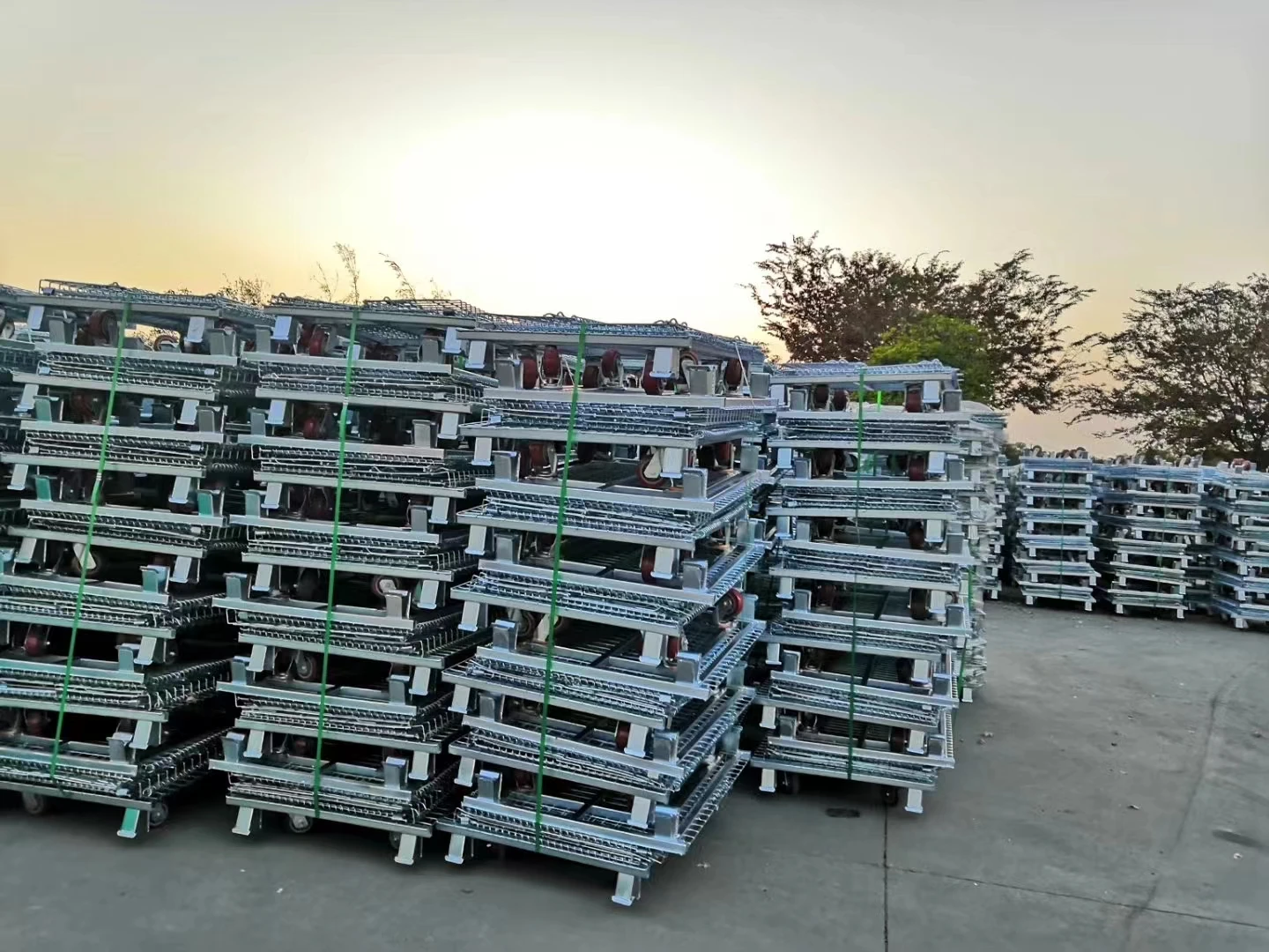 Industrial Stackable Steel Wire Mesh Storage Basket Pallet Cage - Buy ...