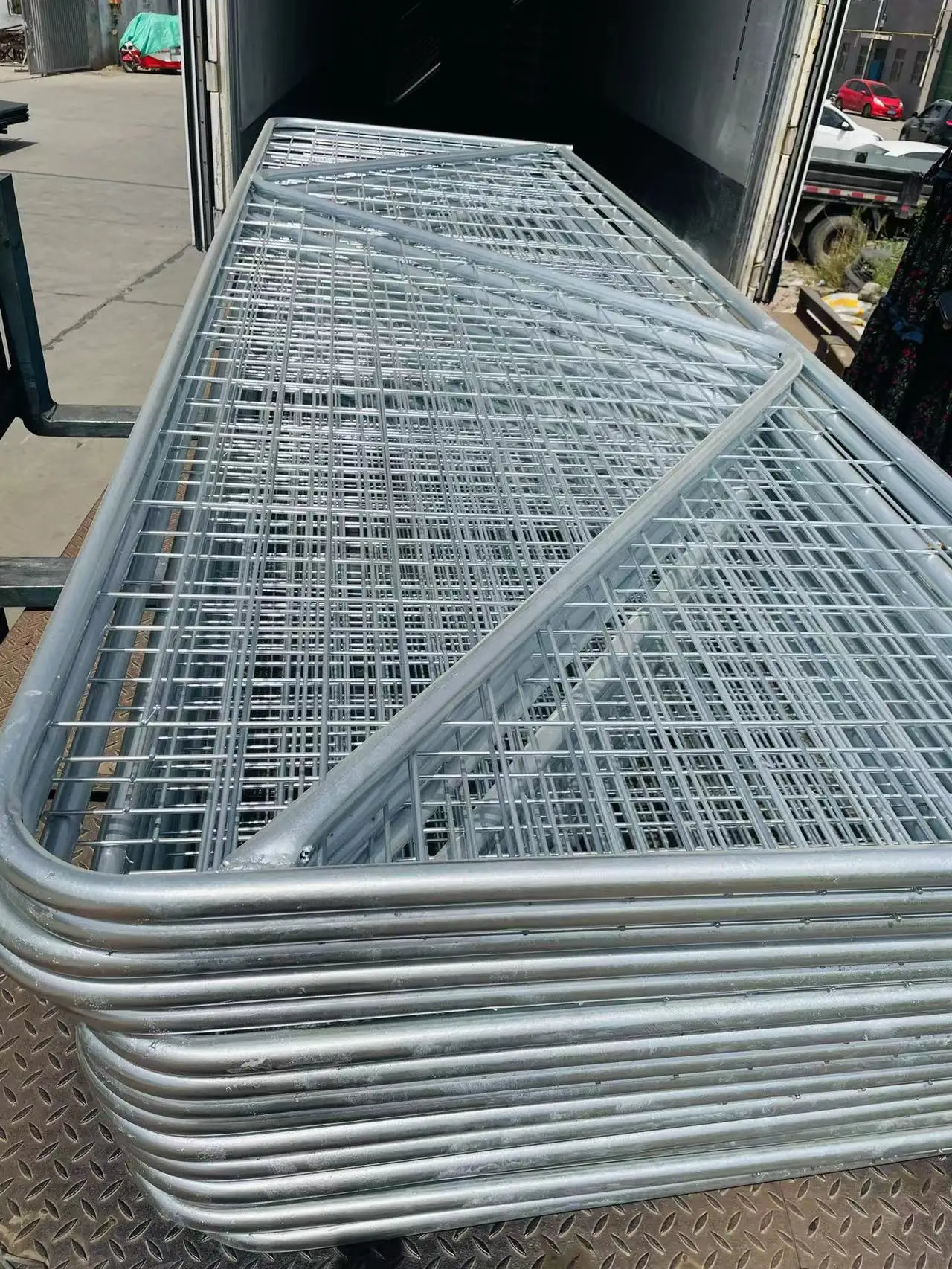 Galvanized Welded Mesh Steel Farm Gate with N Brace