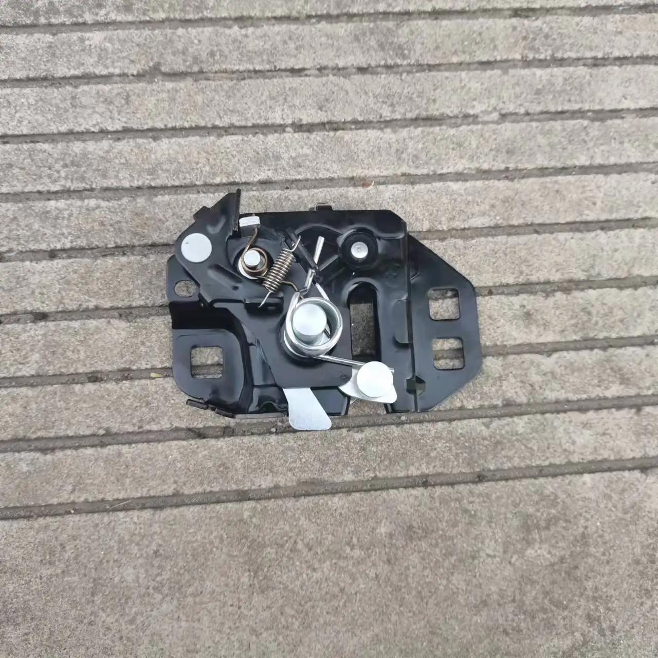 Car Body Kit Car Hood Lock Bonnet Lock Latch Car Door Lock Latch ...