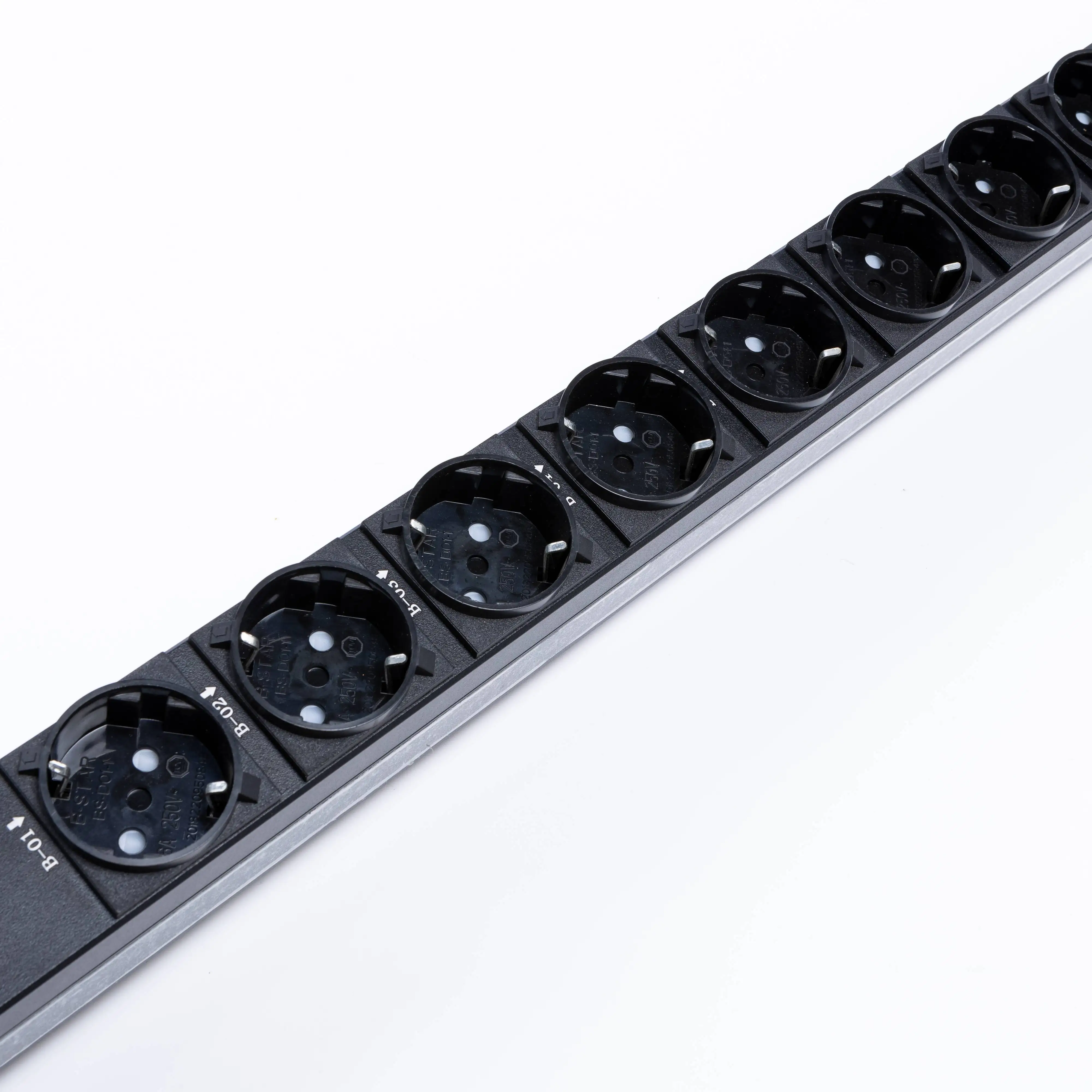 Manufacturer Horizontal/vertical Single-phase Metered Pdu With Switch ...