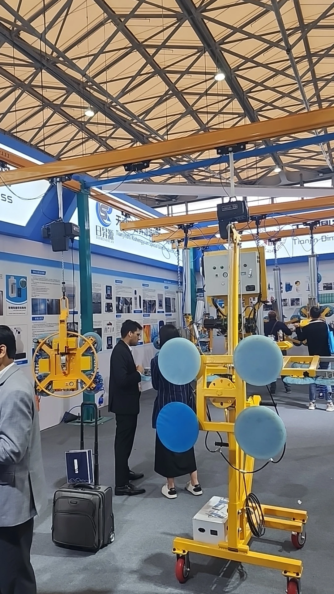 Manually Glass Lifting Vacuum Lifter Trolley - 200kg Capacity