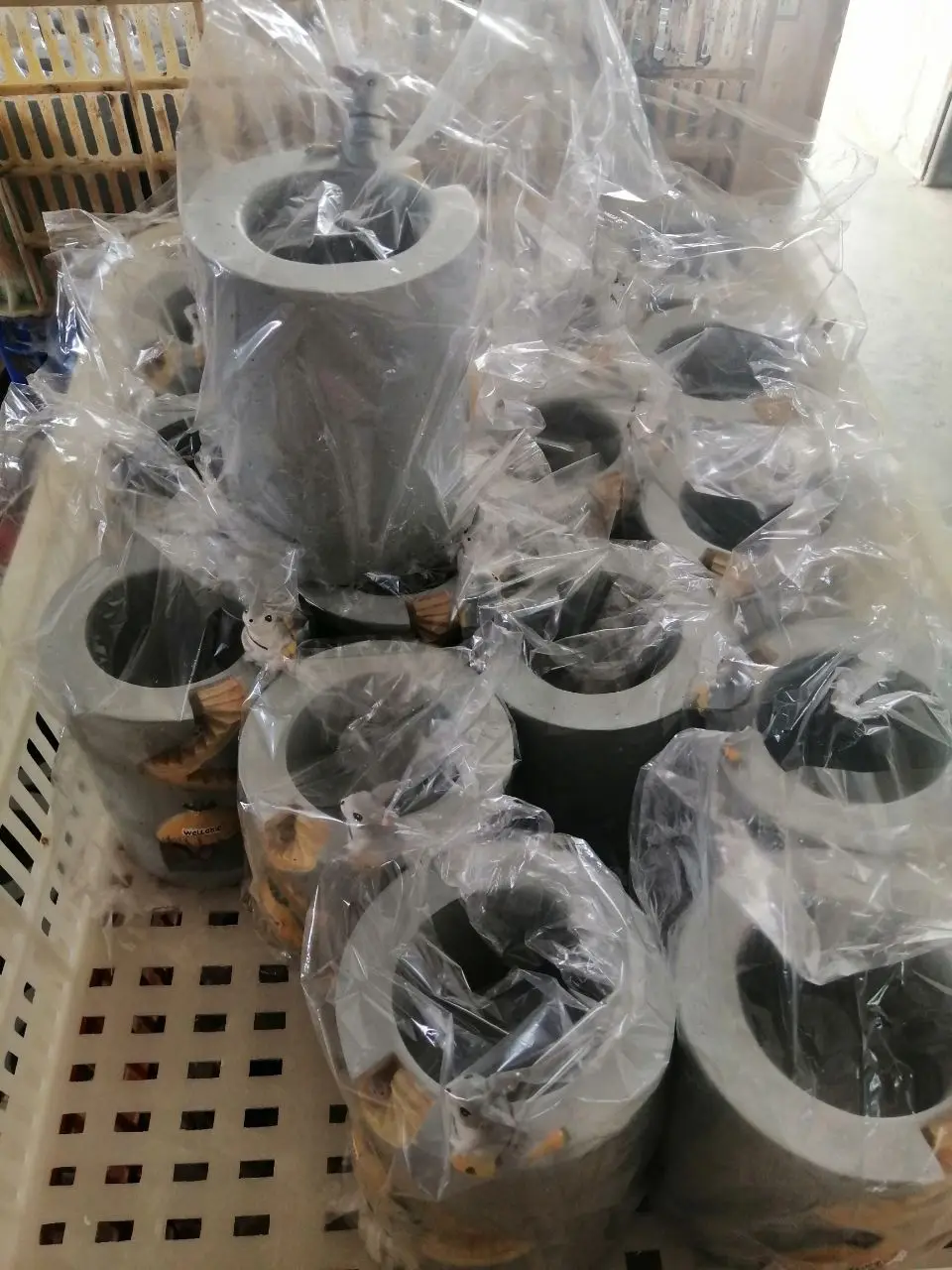 Roogo Cute Fairy Garden Miniature Stone Bunny Hedgehog Frog Bee Animal ...