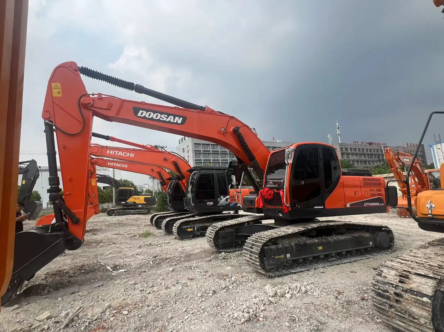Large Used Excavator DOOSAN DX 225 225LC DX225 DX225LC DX225LC-9C 22 ...