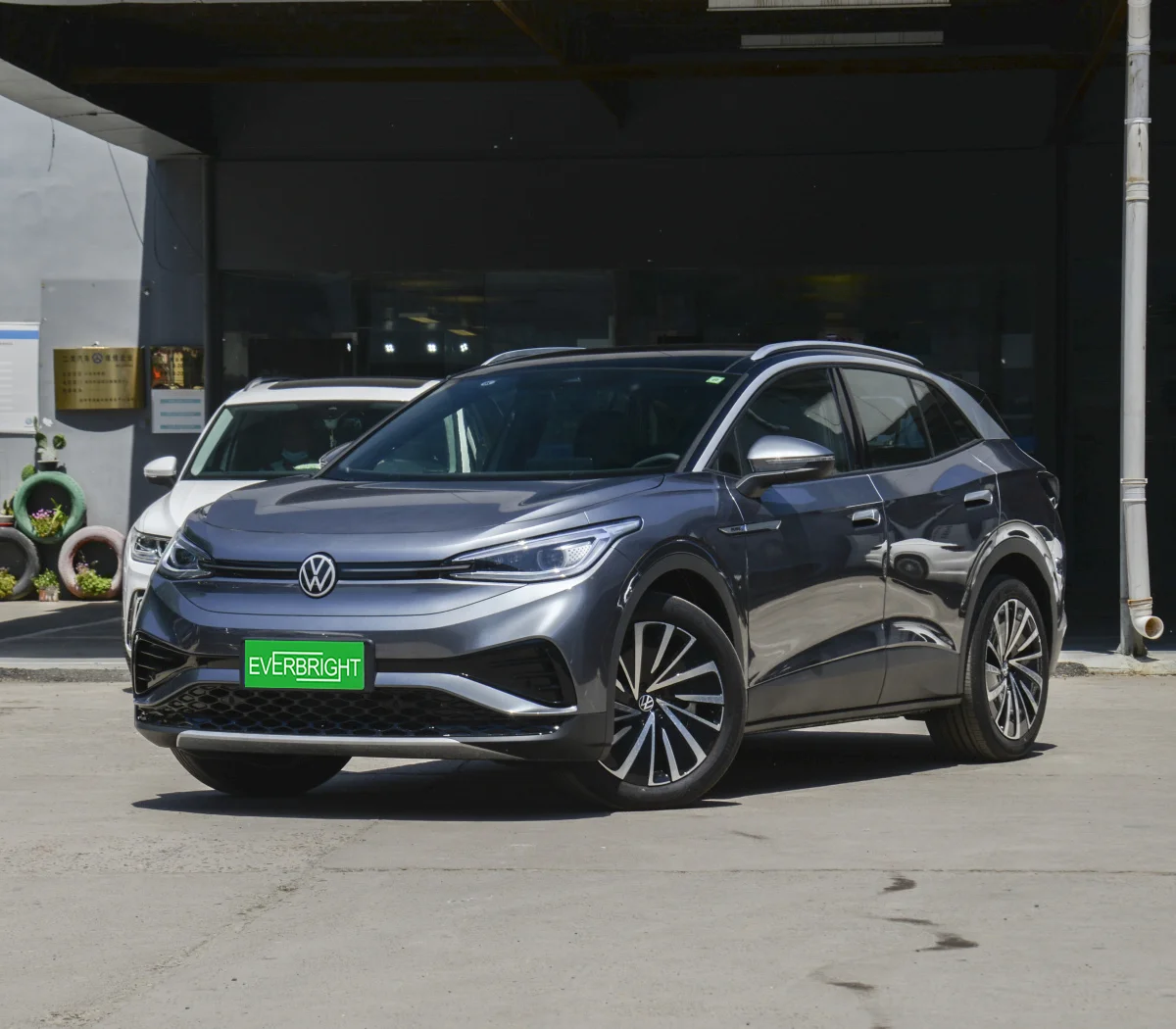 Left Hand Gray 2024 Everbright Aion Y 70 Technology Version Electric ...