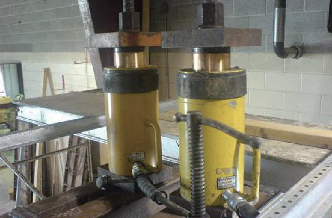 60T 700bar ENERPAC Hydraulic Jack Cylinder - Reliable Power