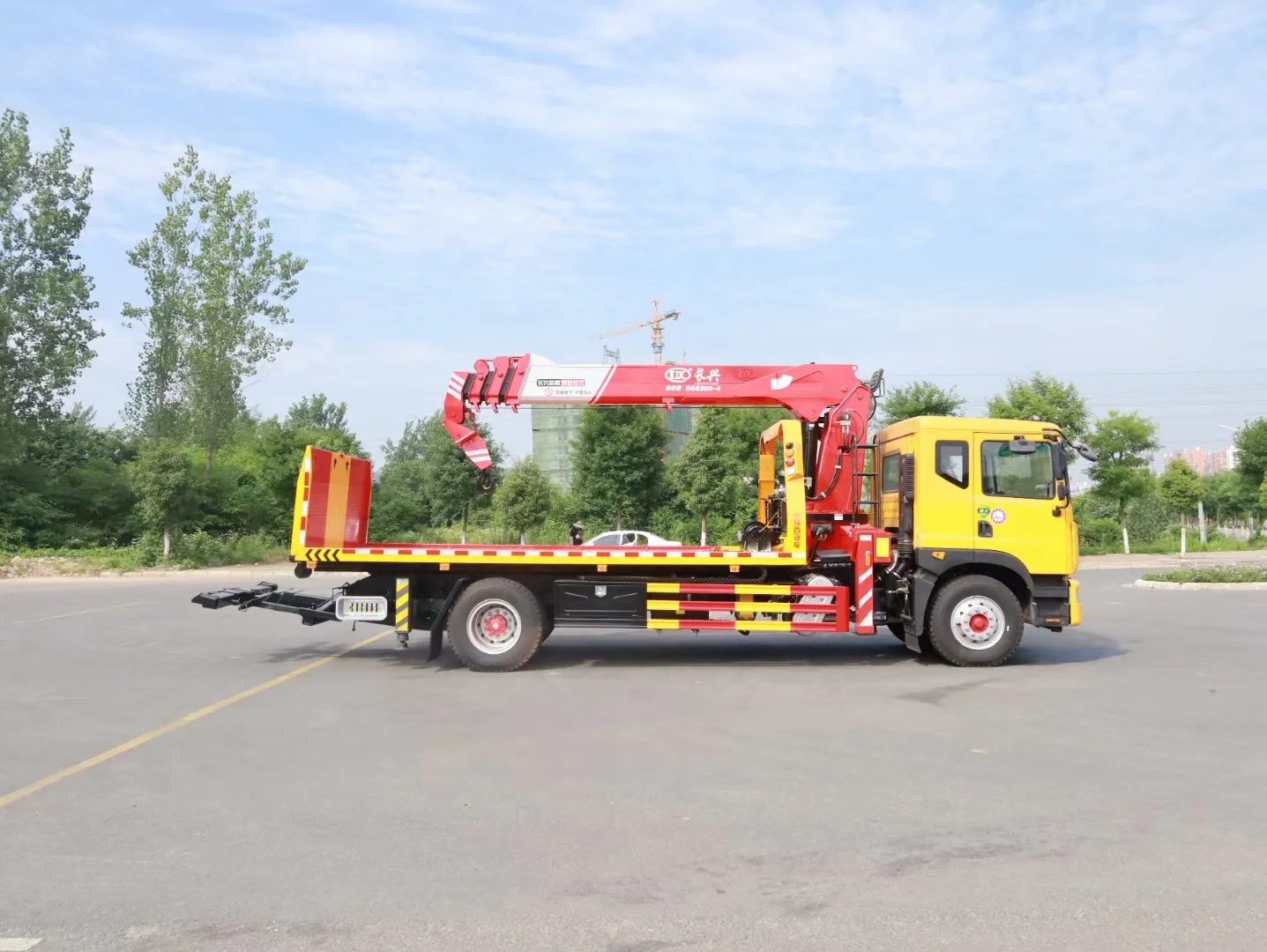 Flatbed Tow Truck 8 Ton Crane Diesel Rollback Tow Truck Rescue Tow ...
