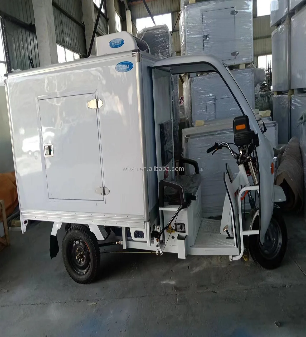 Electric Tricycle with Cooling Box - Efficient Beer & Ice Cream Transport