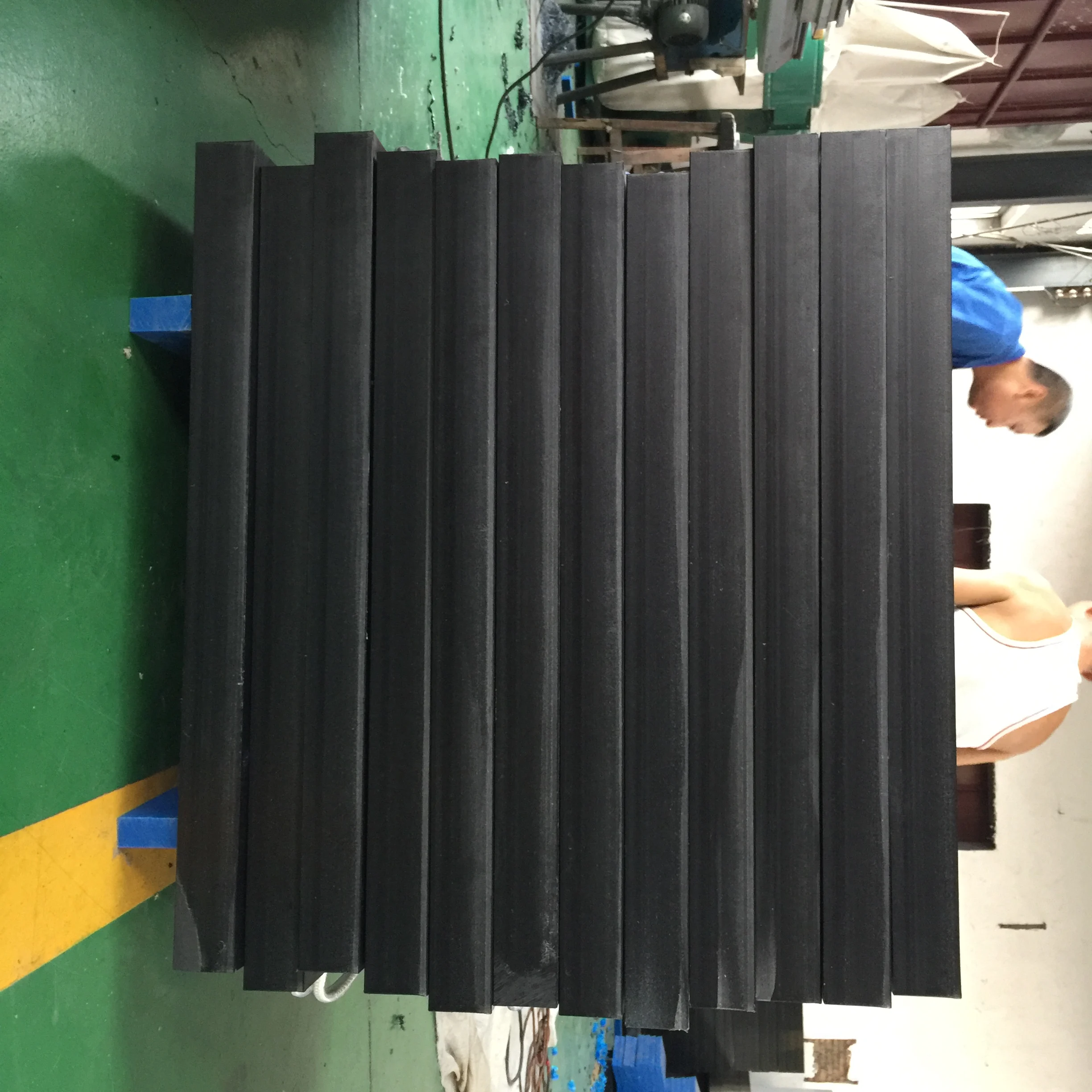 HIGH QUALITY FACTORY MANUFACTURER antislip crane truck outrigger pad ...