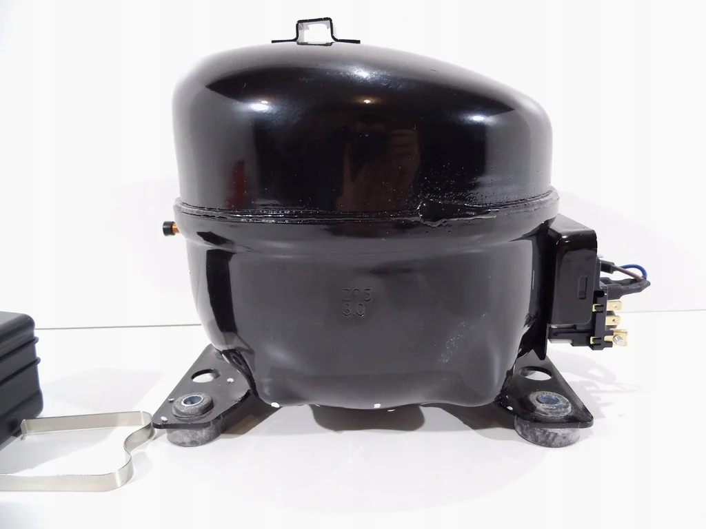 GMCC PZ90H1Z Refrigerator Compressor - 146 Kcal/h Capacity