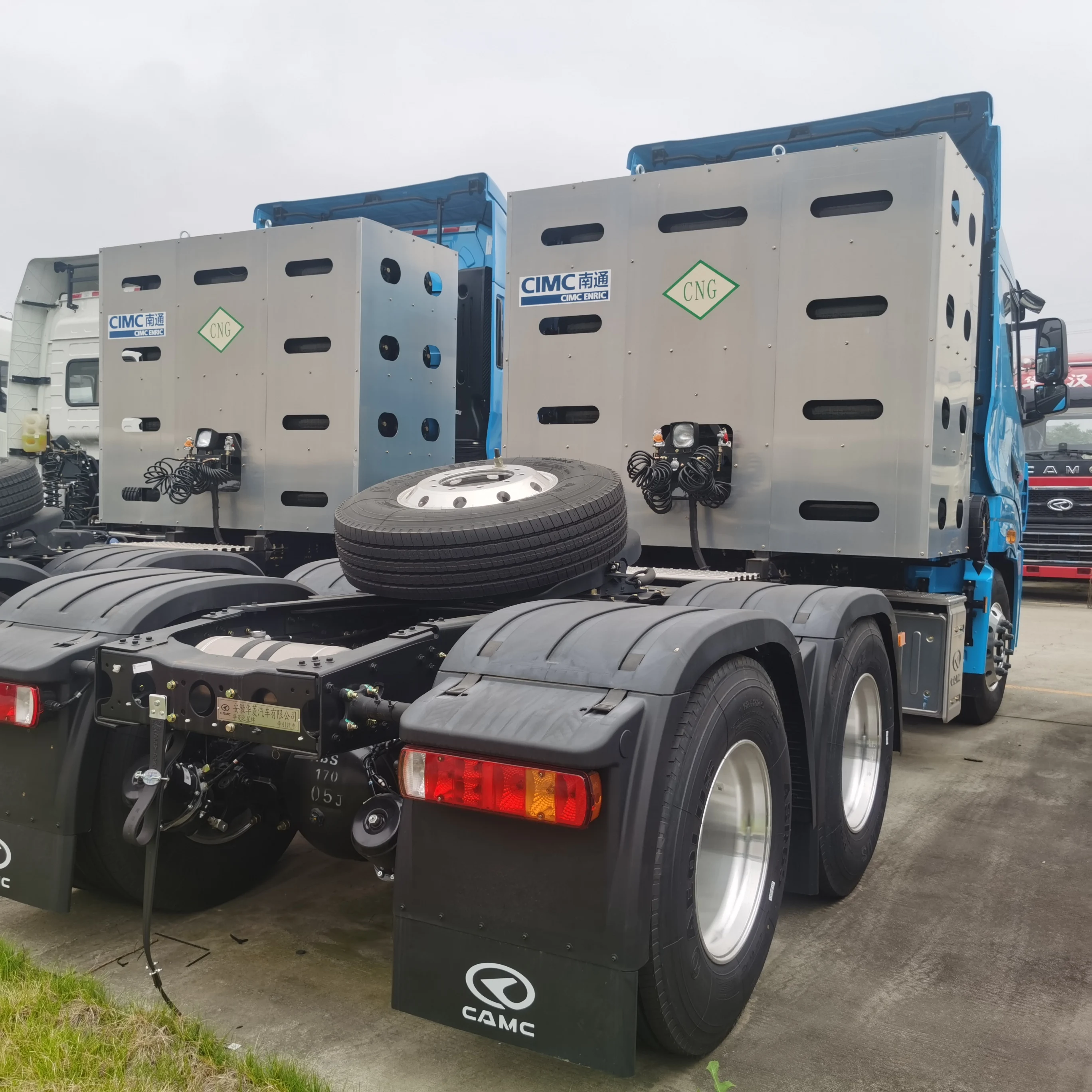 CAMC Heavy Duty 6x4 Prime Mover - 410HP CNG Truck for Sale