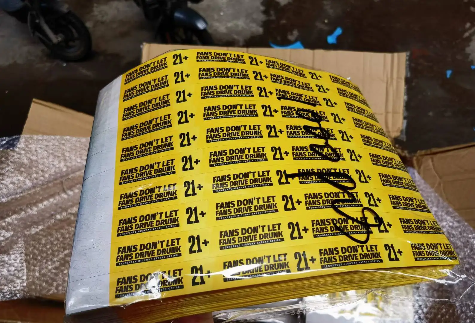 Tear Resistant Disposable Food Festival Events Waterproof Digital Print ...