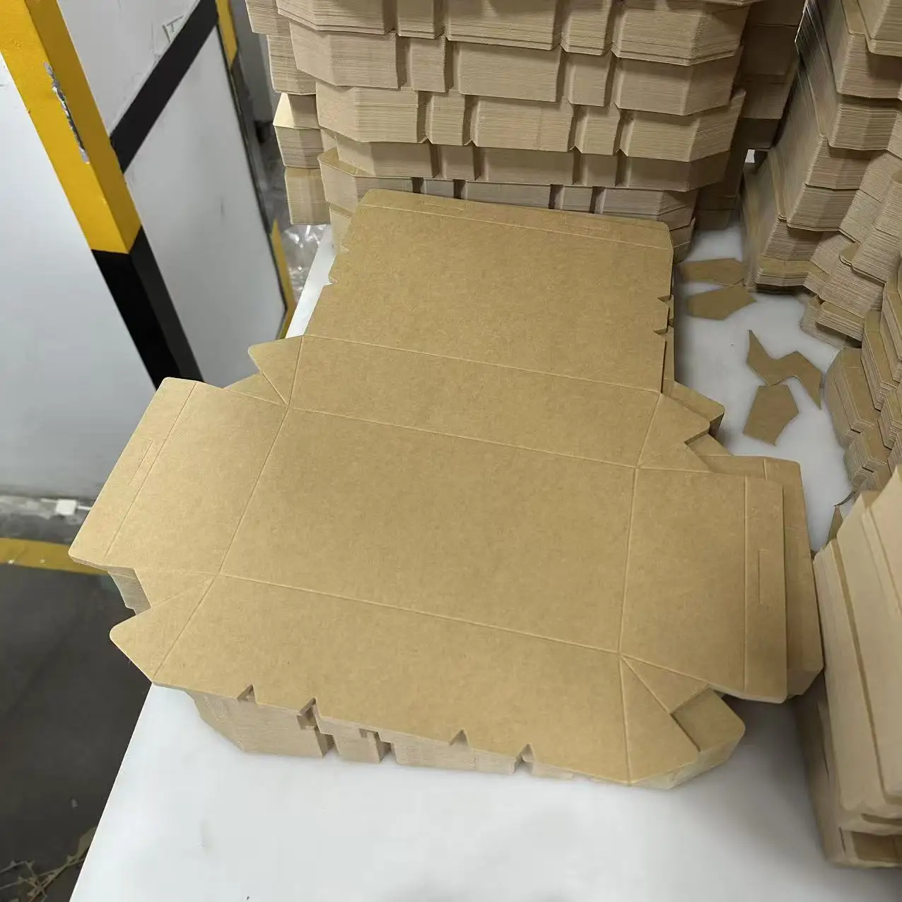 Single PE Coating Waterproof Food Packing Five Star 300gsm Kraft Paper ...