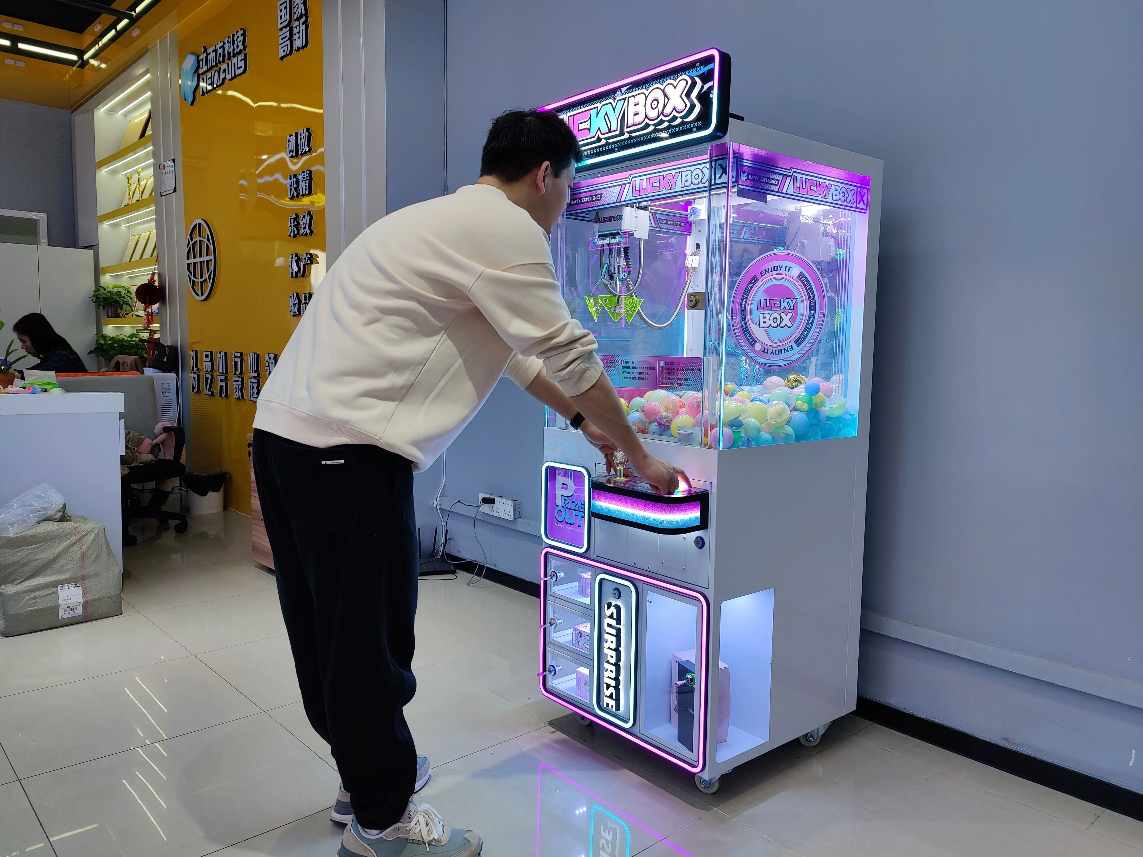 Neofuns Claw Crane Machine Lucky Box Candy Prize Grabber Catcher Claw ...