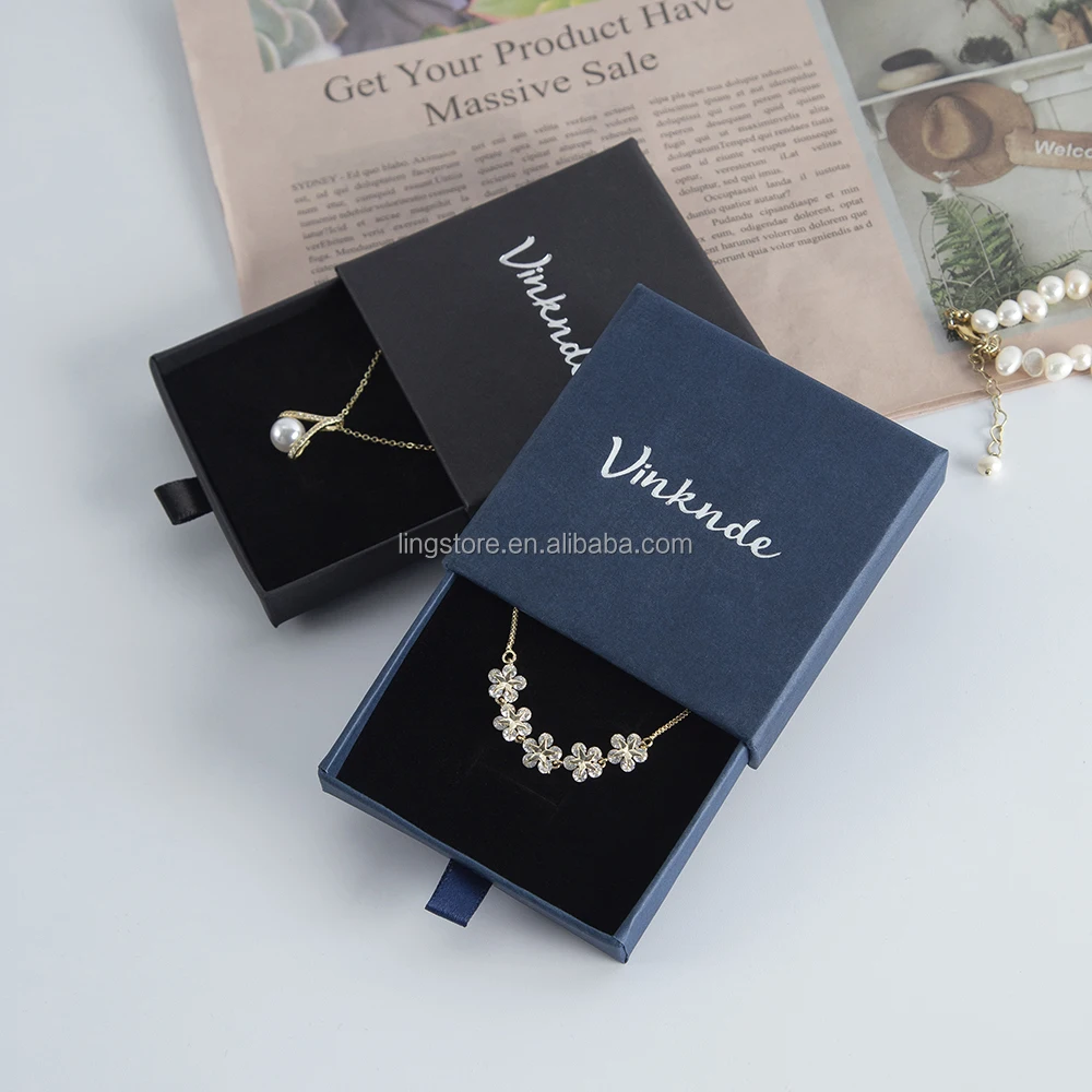 9*9*1.7cm Fashion Luxury Branded Jewelry Boxes Packaging White Black ...