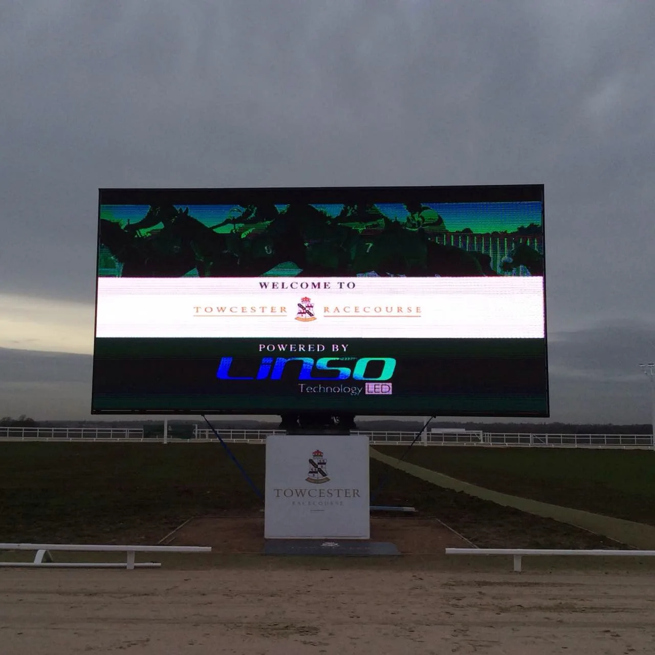 Custom Size Led Screen Shape Led Screen Customized Naked Eye 3d Led ...