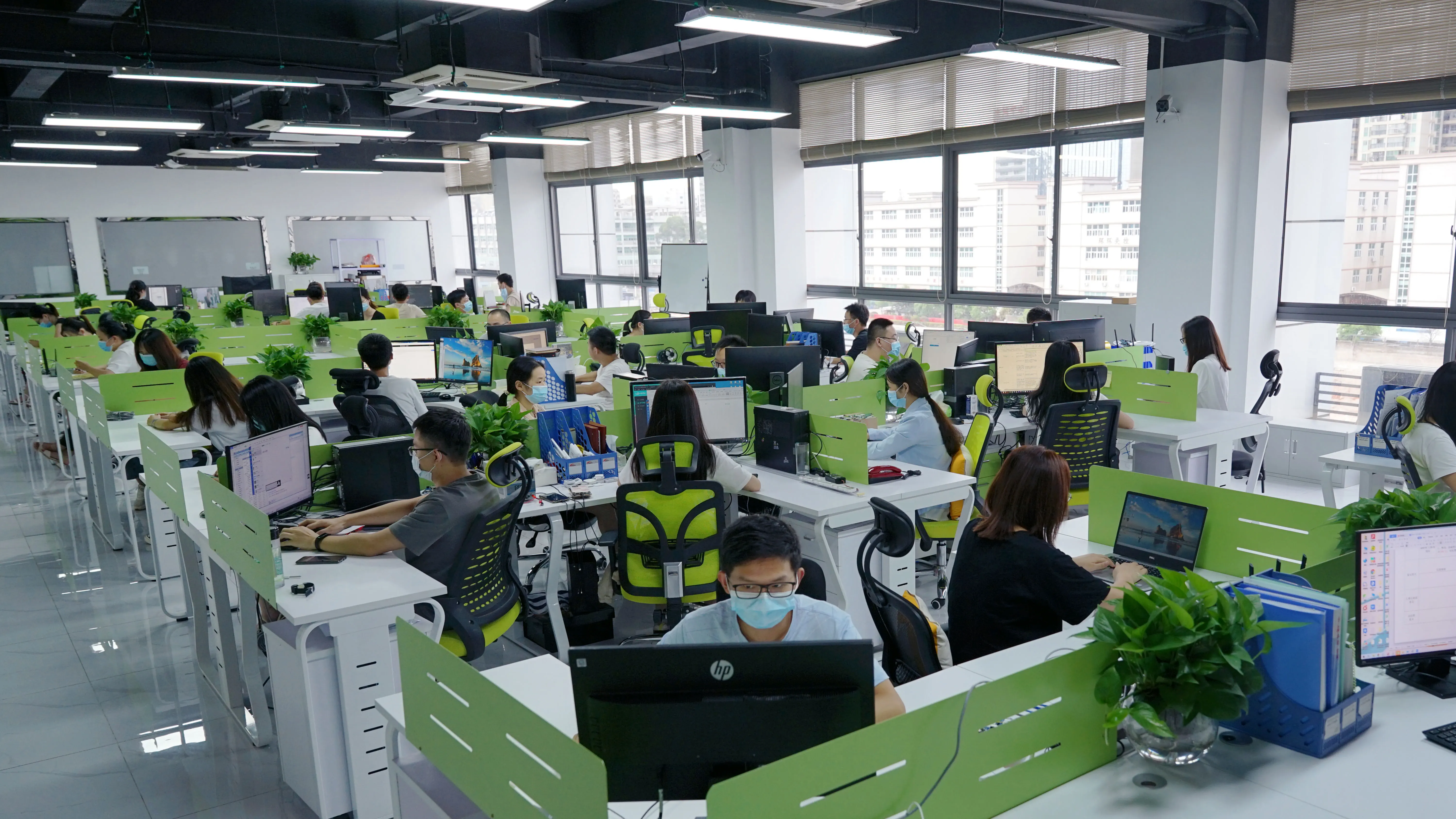 Minew Esl Digital E-Paper Display Label Tags in Stand Clip Rail