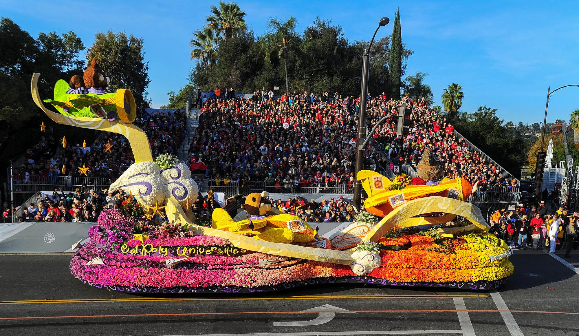 Custom Parade Float Ideas & Carnival Decorations for Commercial Events ...