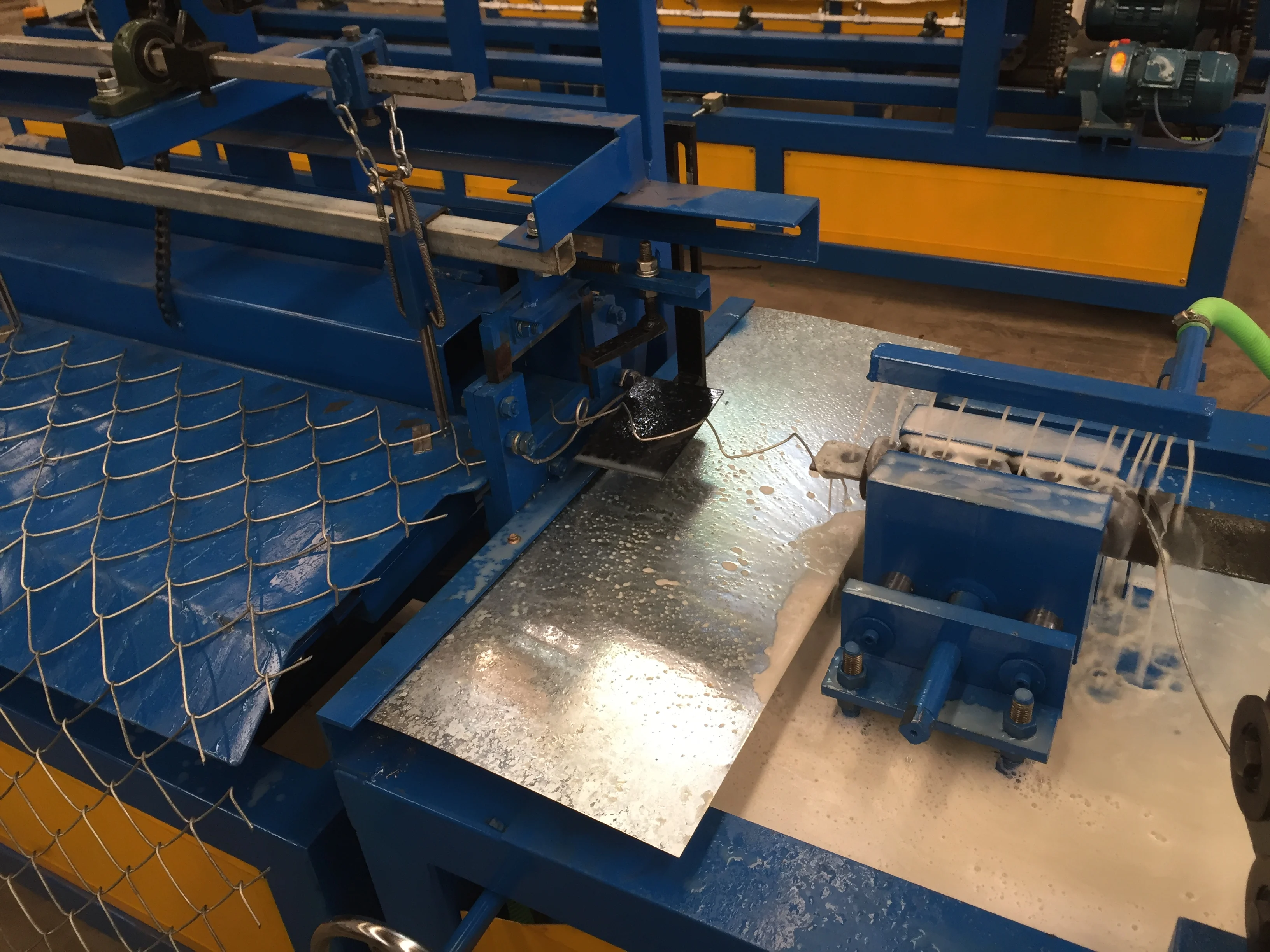 Automatic Stainless Steel Chain Link Mesh Fence Making Machine Dies ...