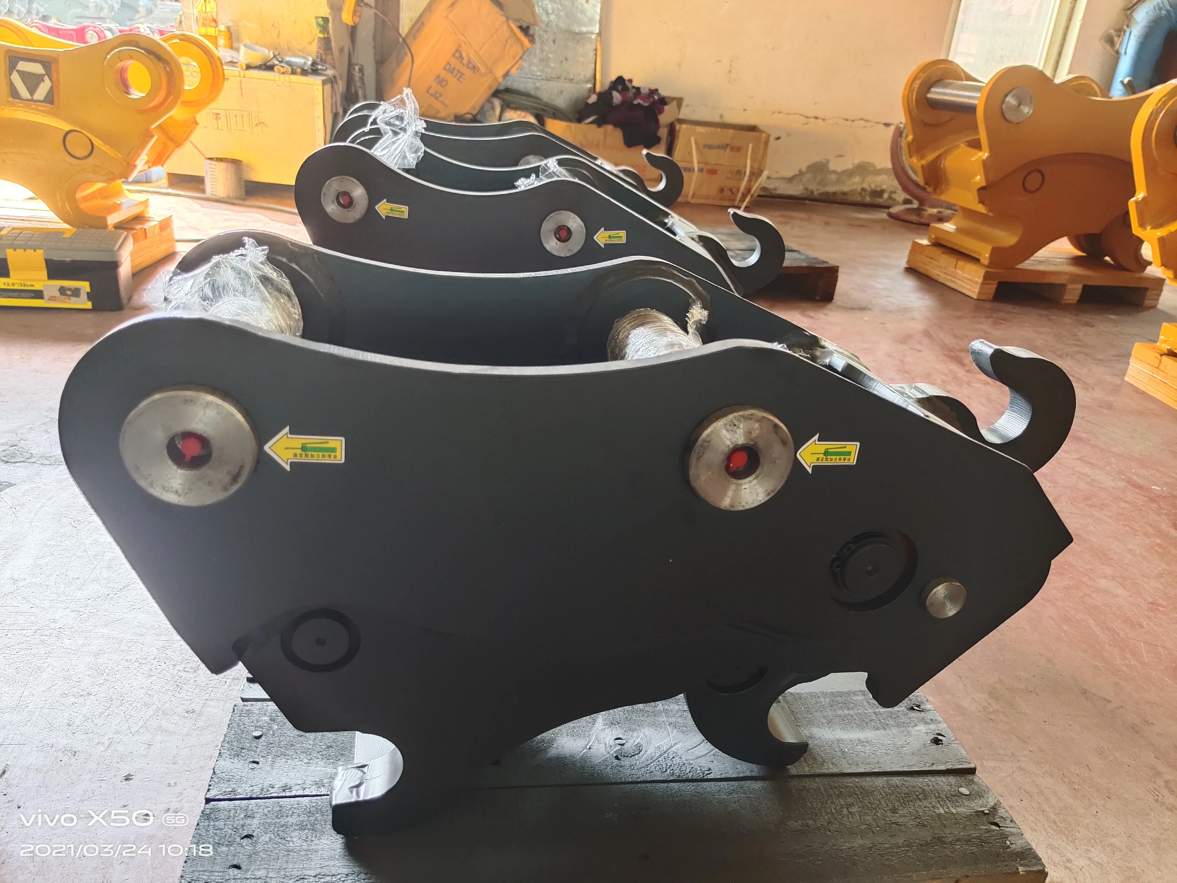 360 Degree Rotating Connector Manipulator for Excavators