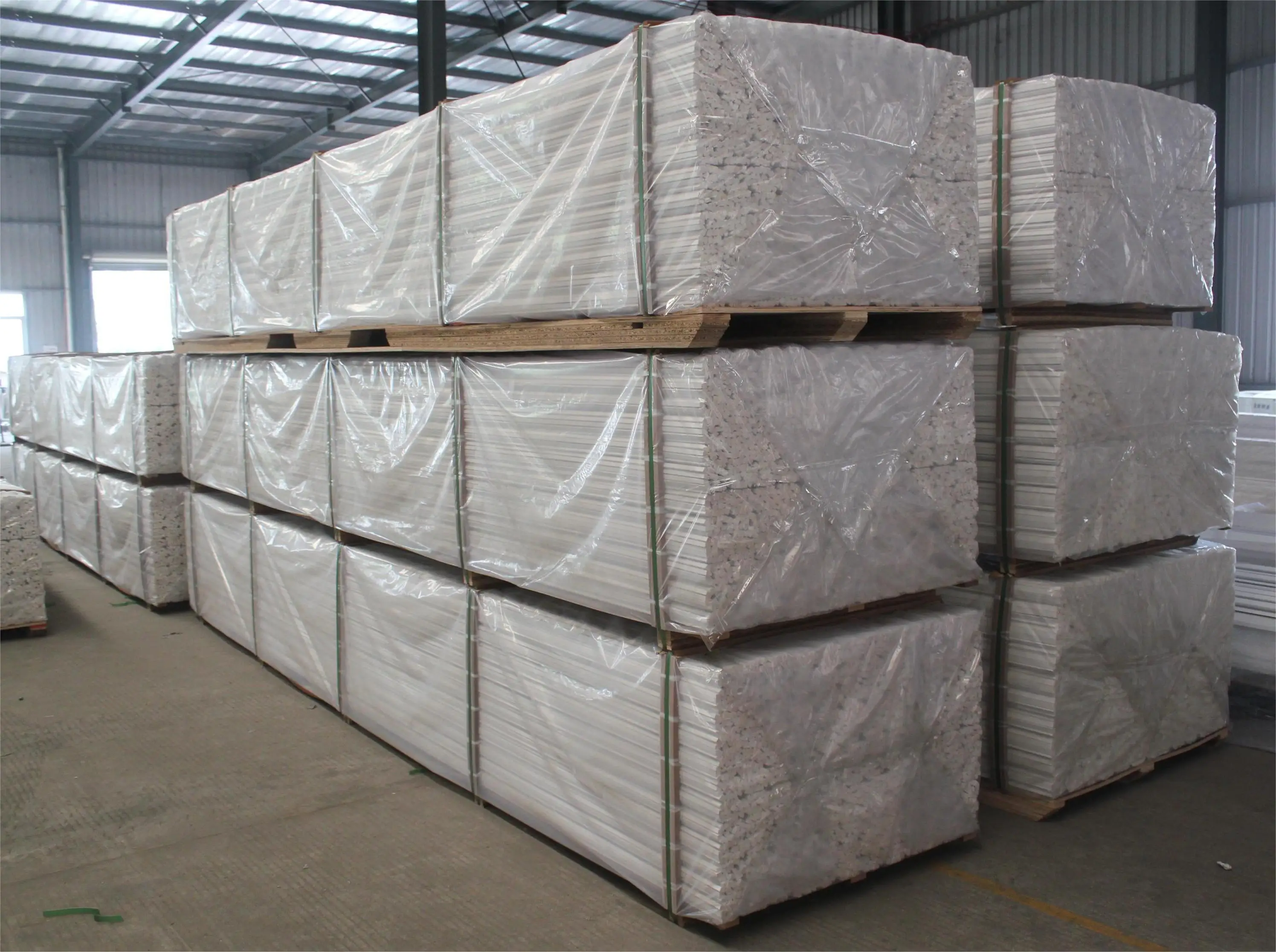 White Primed Mdf Step Bevel Baseboard Moulding - Buy Primed Moulding ...