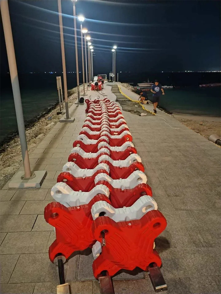 Durable Plastic Water Wave Breakwaters - Floating Barriers